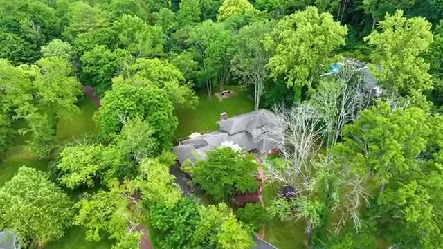 Luxury Property Tour with Maria Babaev; 30 Harbor Lane, Roslyn Harbor ...