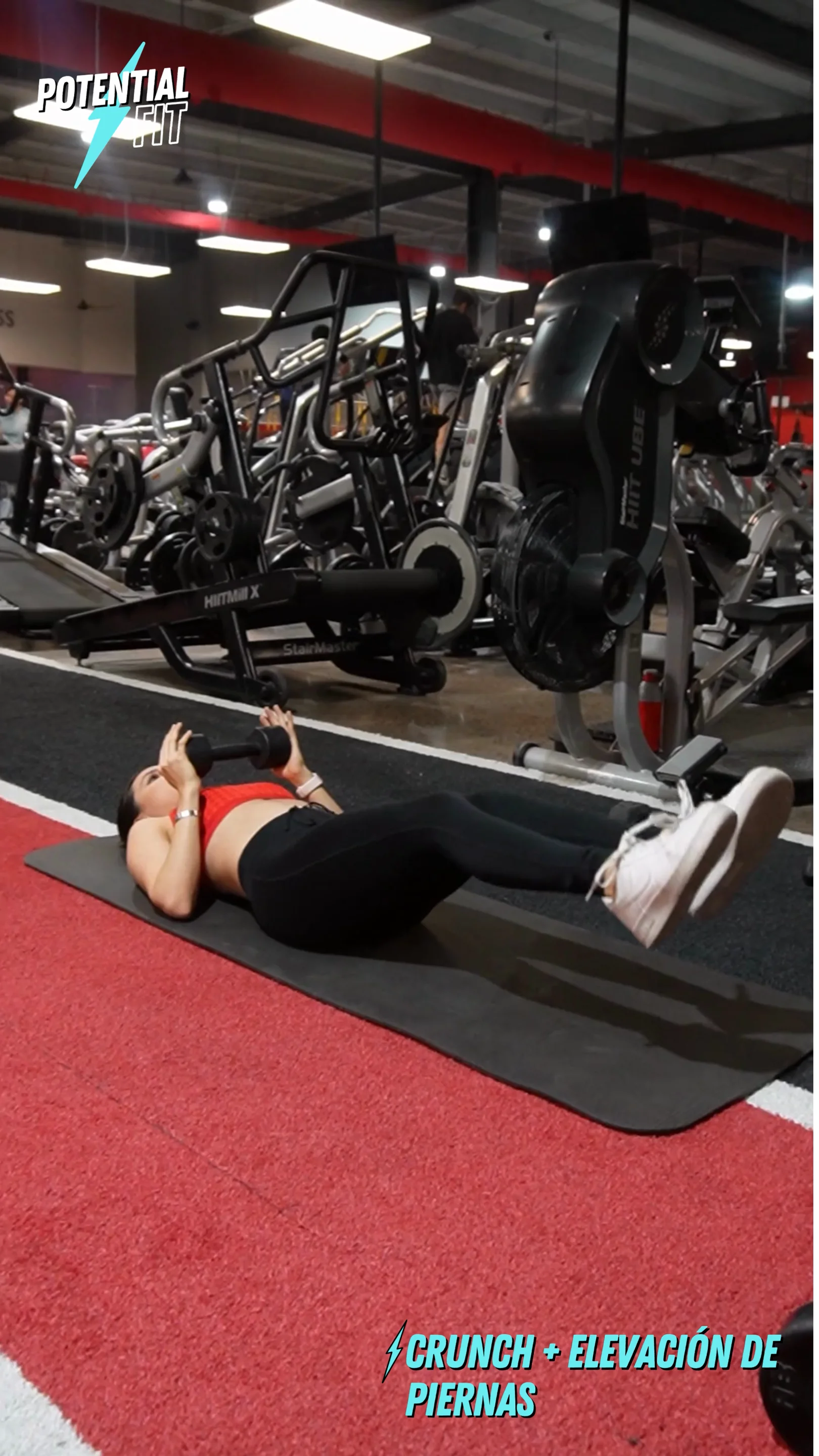 CRUNCH + ELEVACIÓN DE PIERNAS