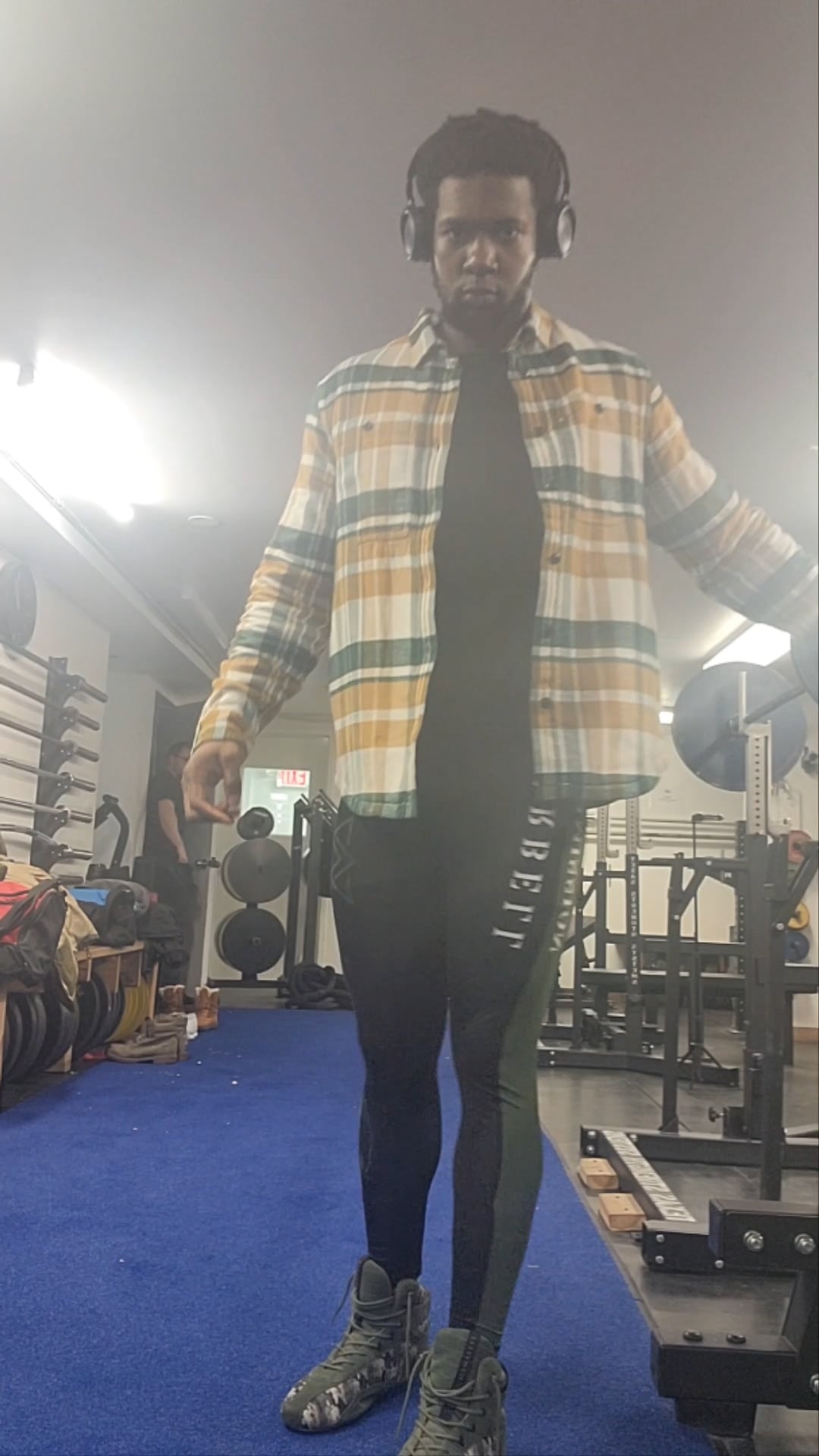 Vertical Leg Swing (Dynamic Stretch) on Vimeo