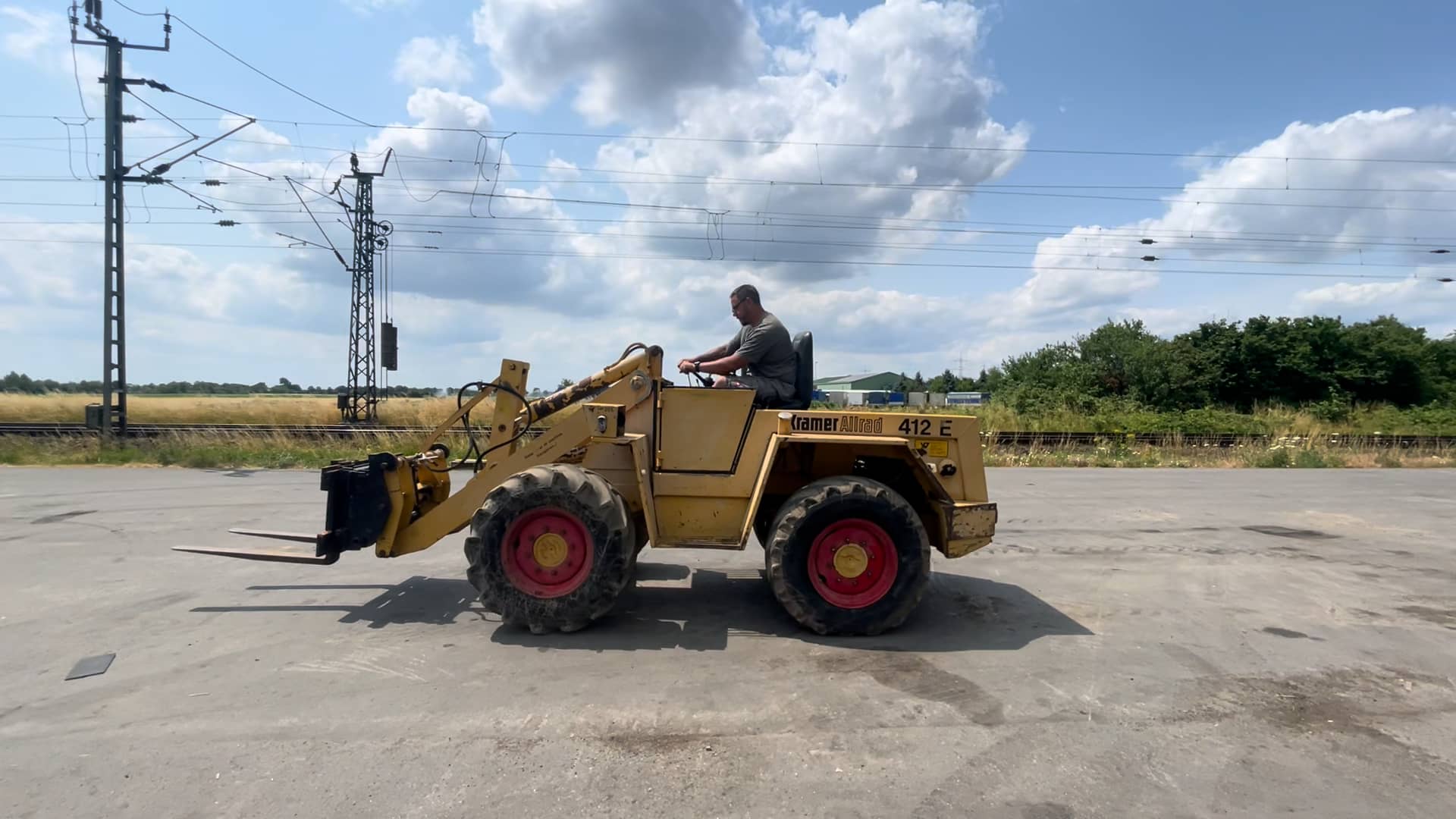 Kramer Allrad 412E Wheeled Loader, Forks - Dormagen June 23 on Vimeo
