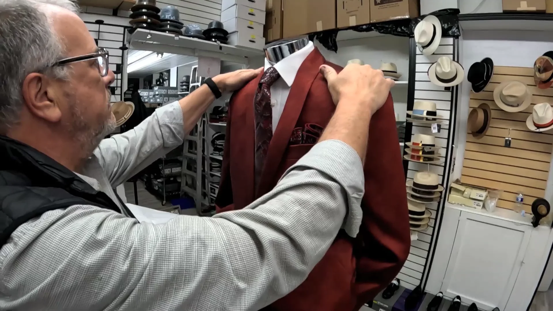 Suits_no graphic on Vimeo