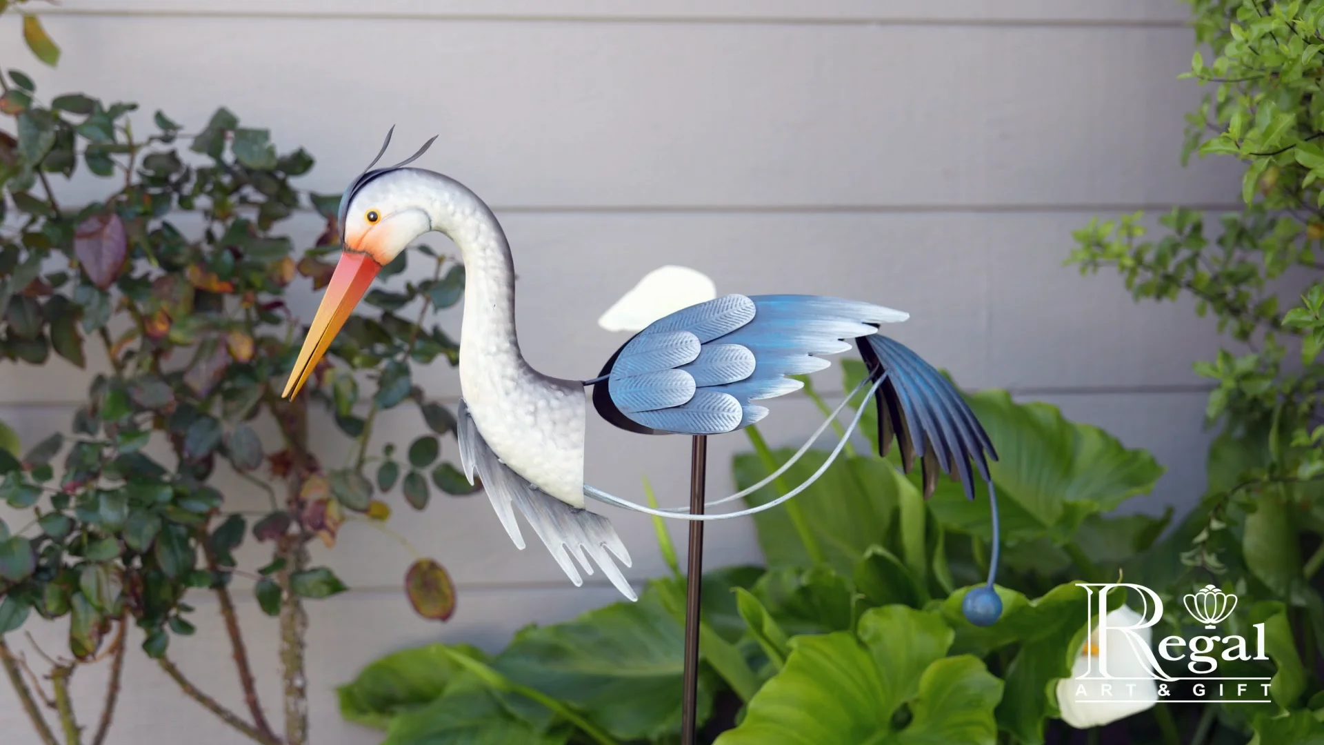 13437 Ball Rocker Stake Metallic Blue Heron on Vimeo