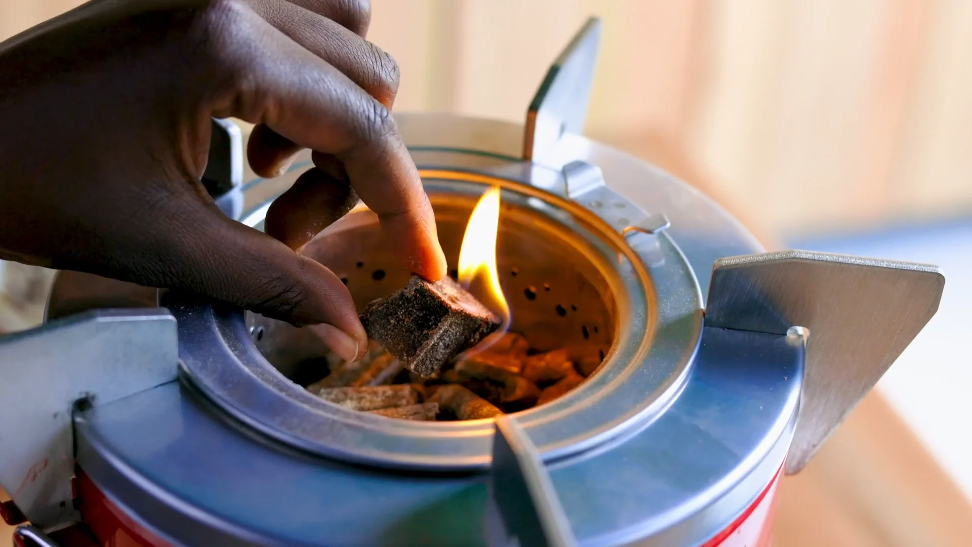 Lighting the EcoSafi Cooker on Vimeo