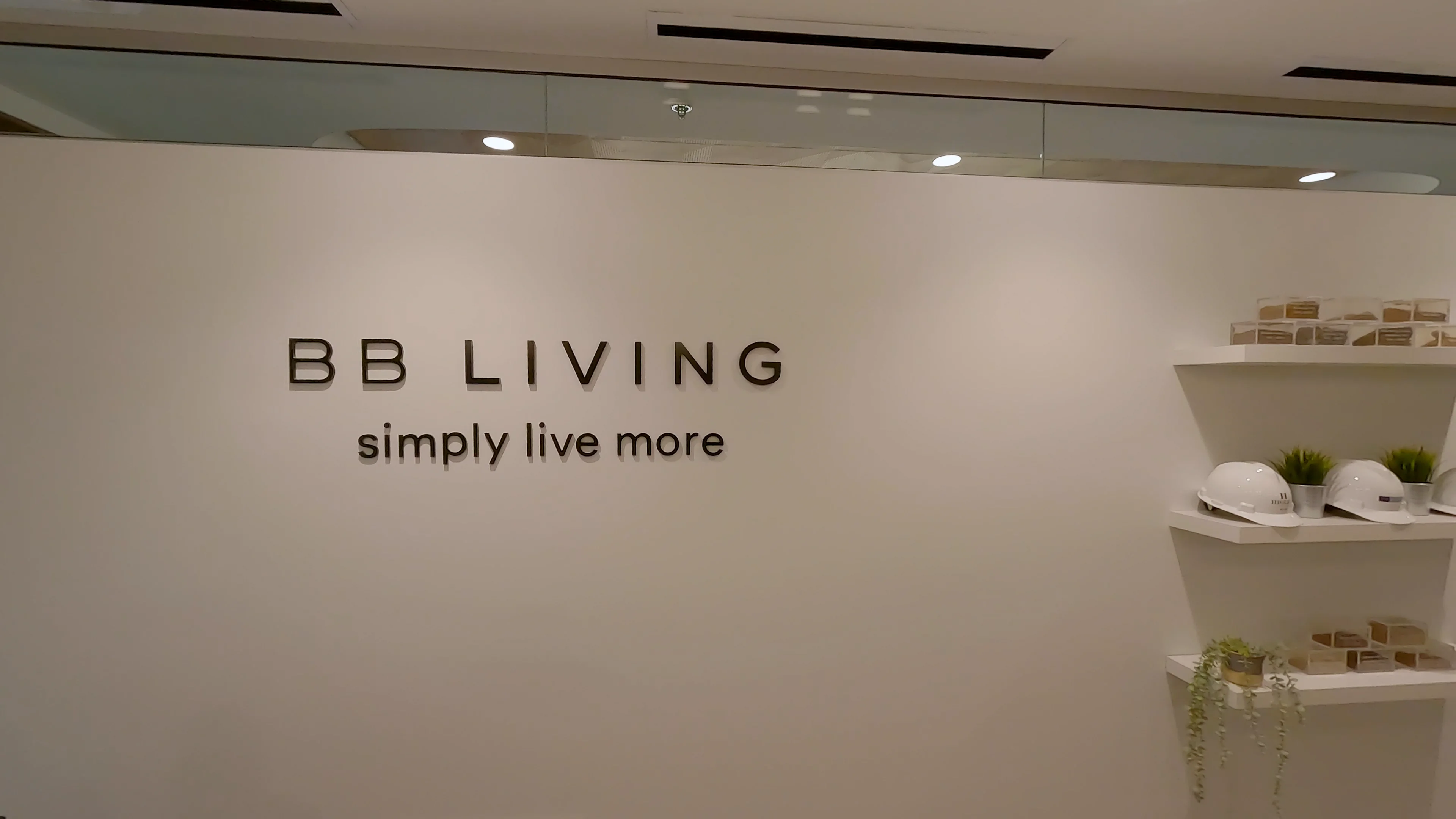 Forward Tilt BB Living