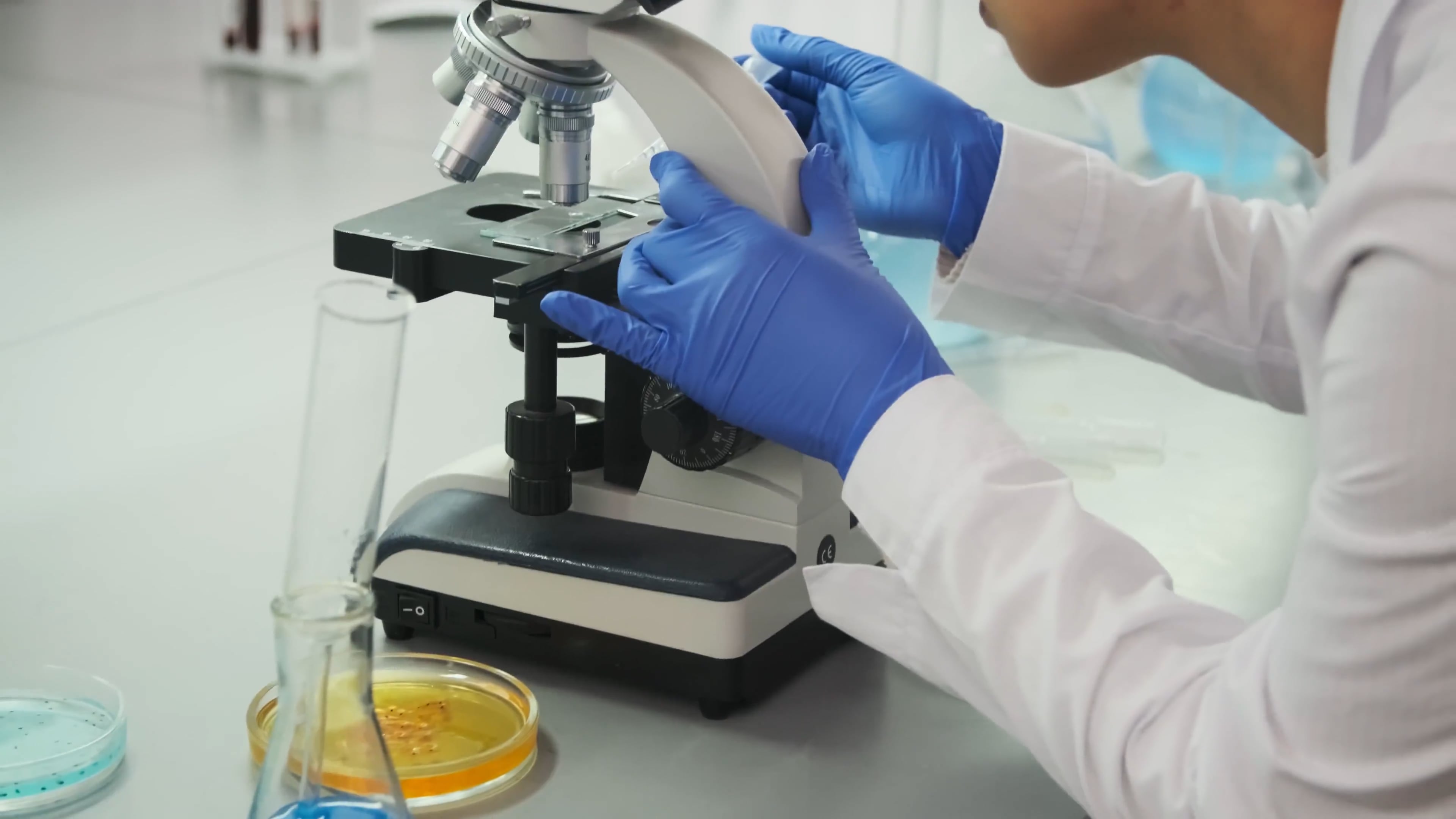 316-laboratory-video-bg on Vimeo