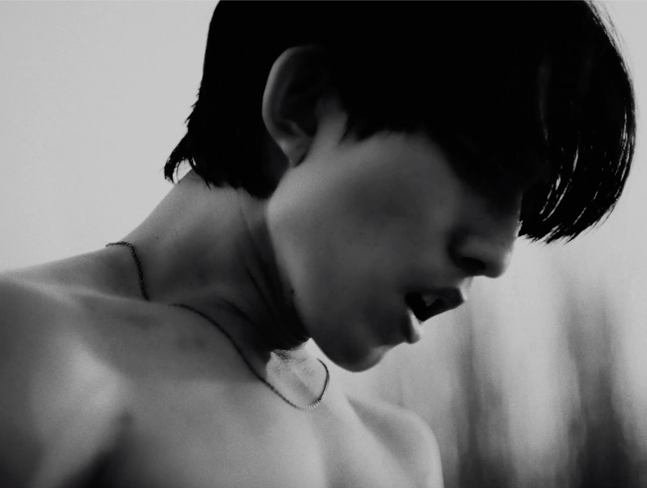 林宥嘉 Yoga Lin 《我不是神，我只是平凡卻直拗愛著你的人 Wordless Groans》Official Music Video