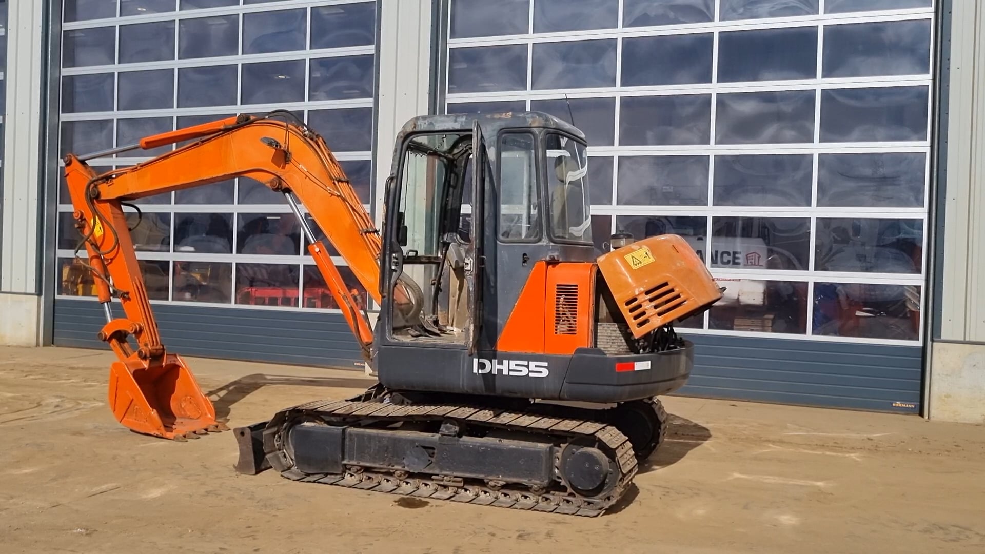 Doosan DH55-V - Leeds August 23 on Vimeo