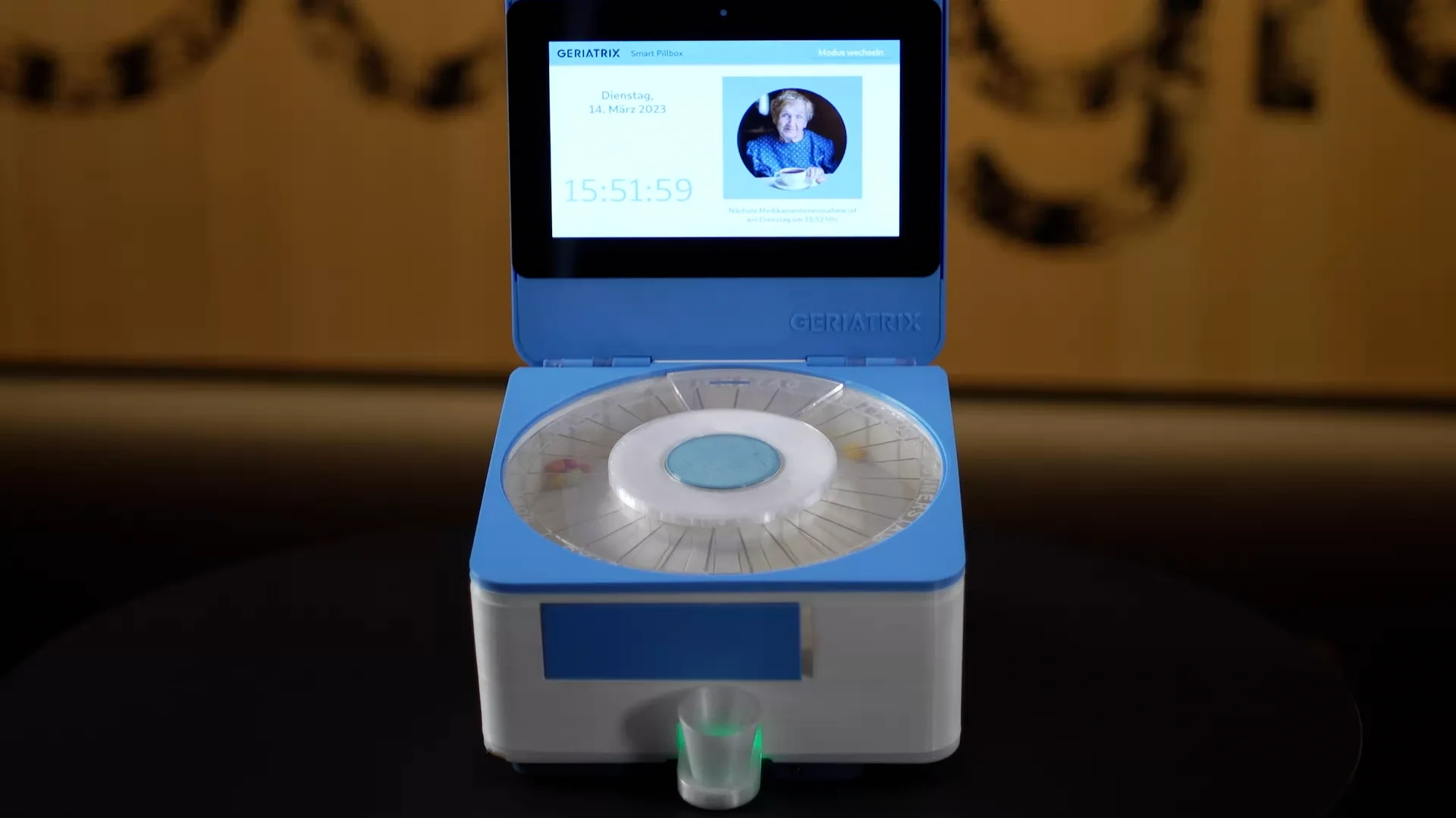 Gerisana Smart Pillbox - Dispensing on Vimeo