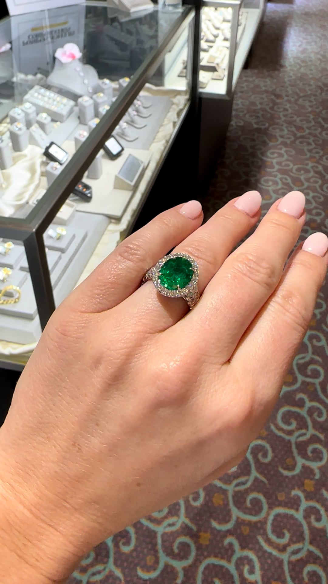 4.19ct Oval Emerald & Diam Ring on Vimeo