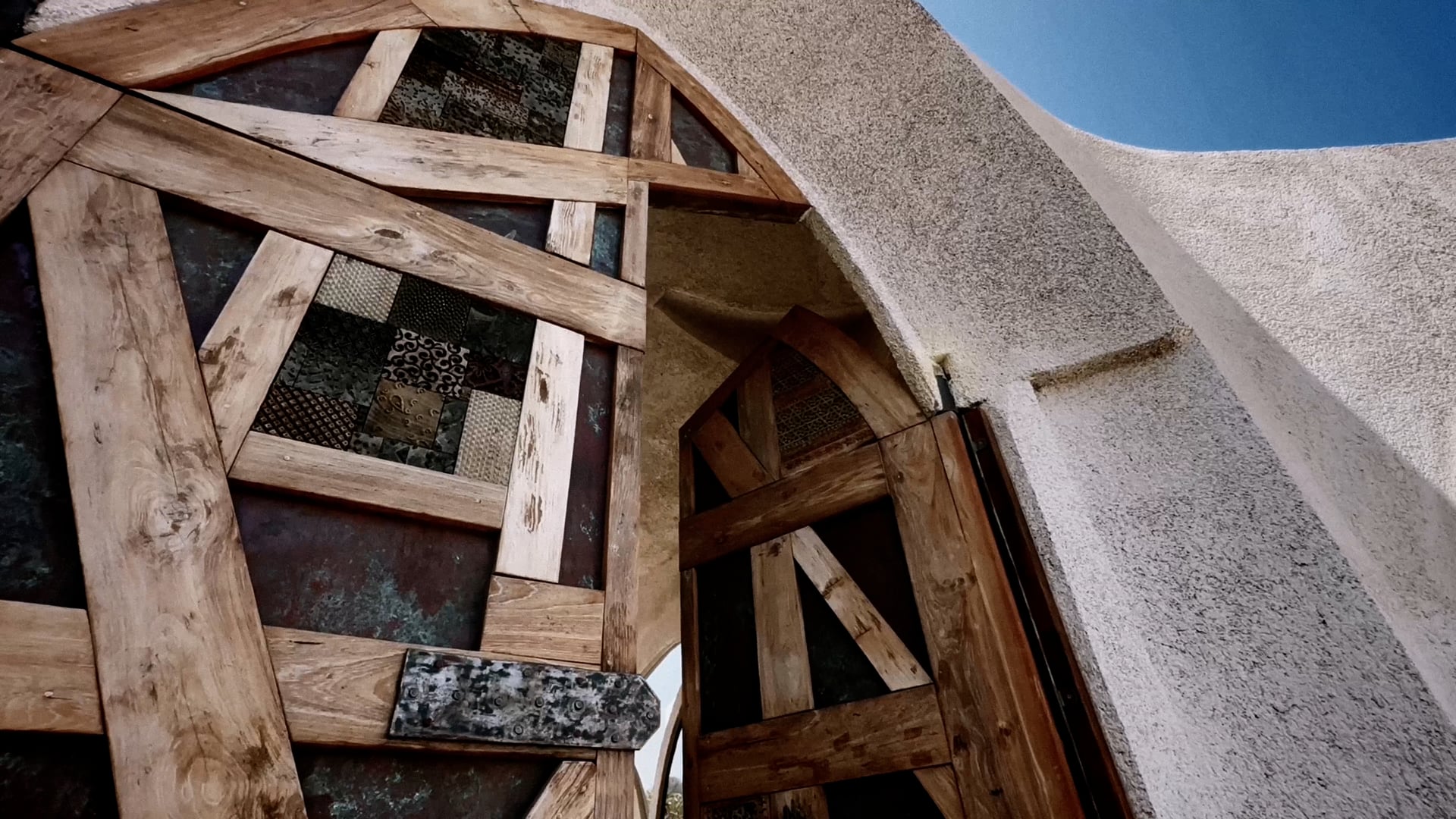 Mama Gaia - Luxury Beach Club, Restaurant, OUM Night Club