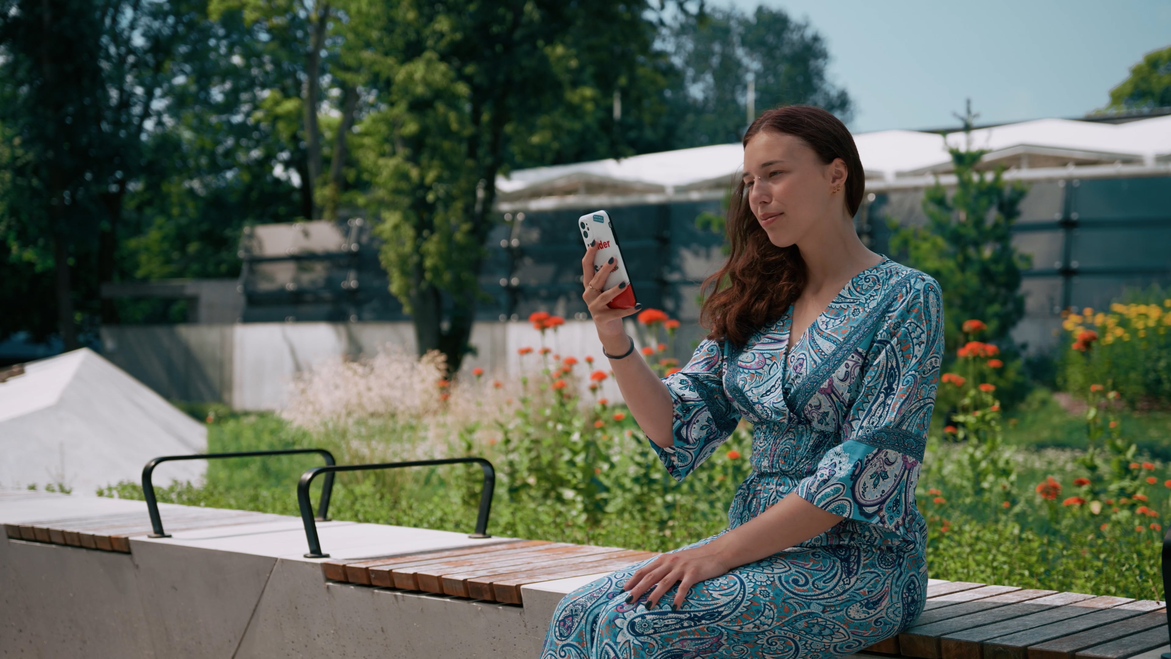 Nesēdi telefonā! Nāc ar draugiem uz LOC Baseins un SPA ... on Vimeo