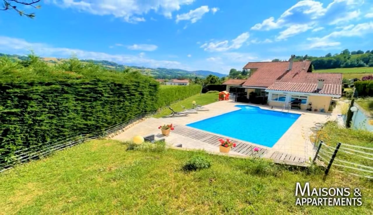 PALADRU - MAISON A VENDRE - 495 000 € - 166 m² - 5 pièce(s) on Vimeo