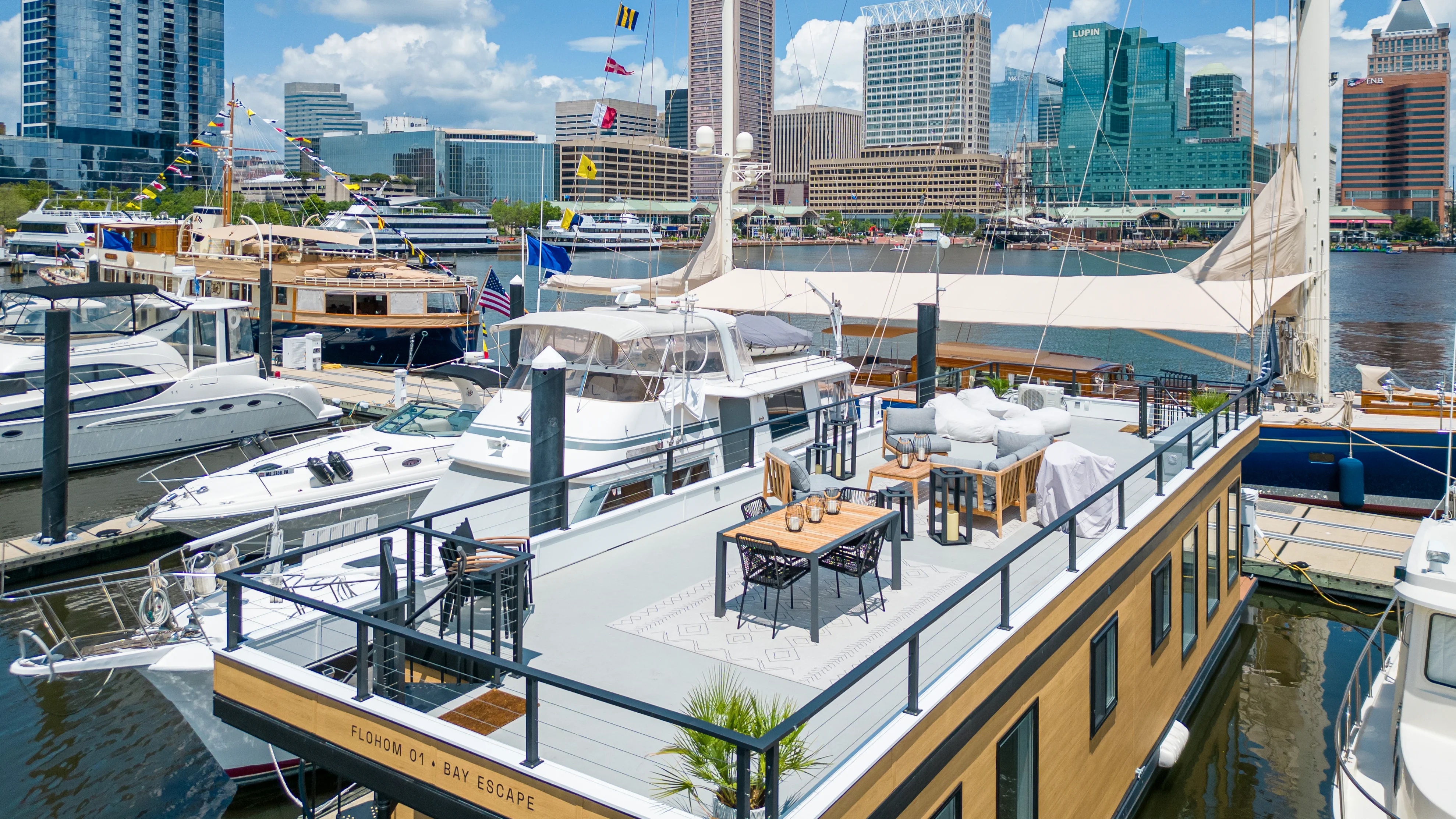 FLOHOM 1 | BAY ESCAPE