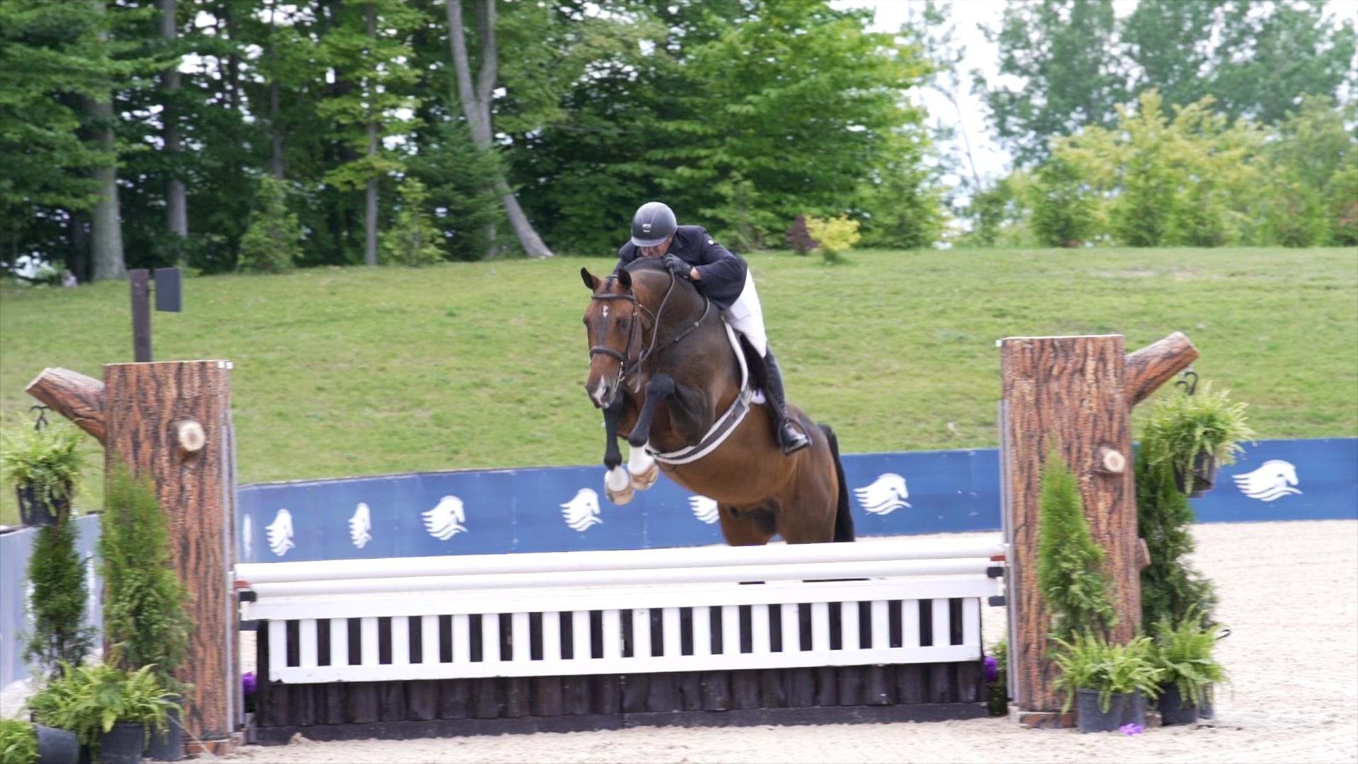 Greg Crolick & Chappy | $25,000 USHJA National Hunter Derby on Vimeo