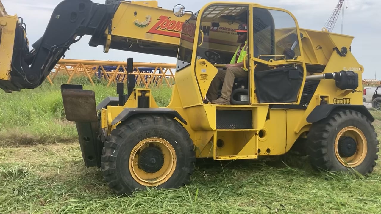 2007 CARELIFT 20044 TELESCOPIC FORKLIFT SN 305670E on Vimeo