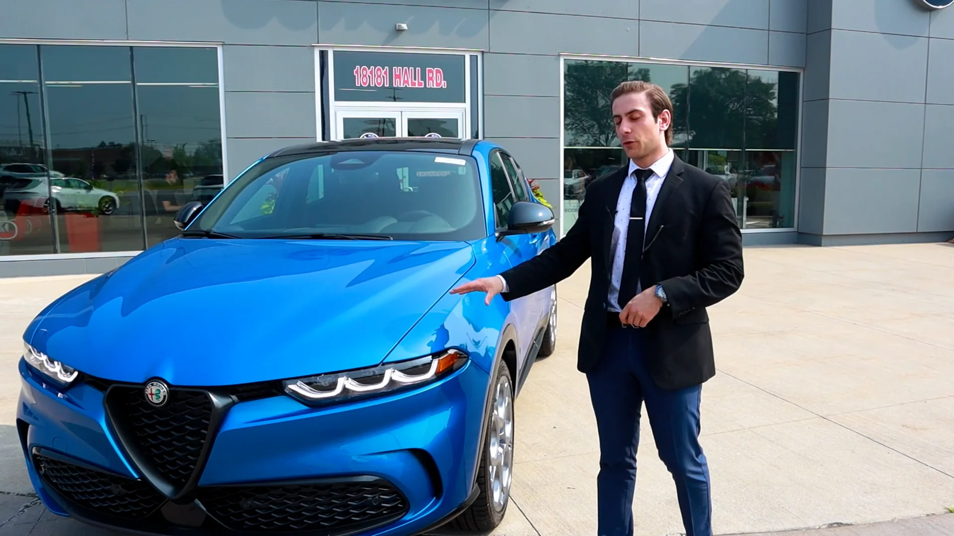 Alfa Romeo Tonale Walkaround with Fady Alwakeel on Vimeo