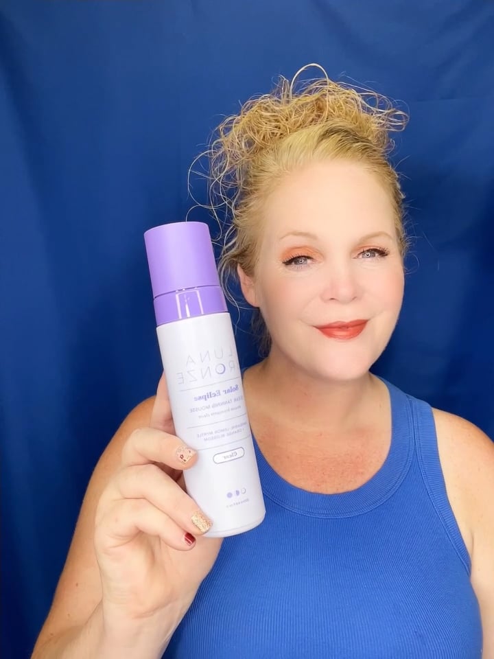 Solar Eclipse Clear Tanning Mousse brandy on Vimeo