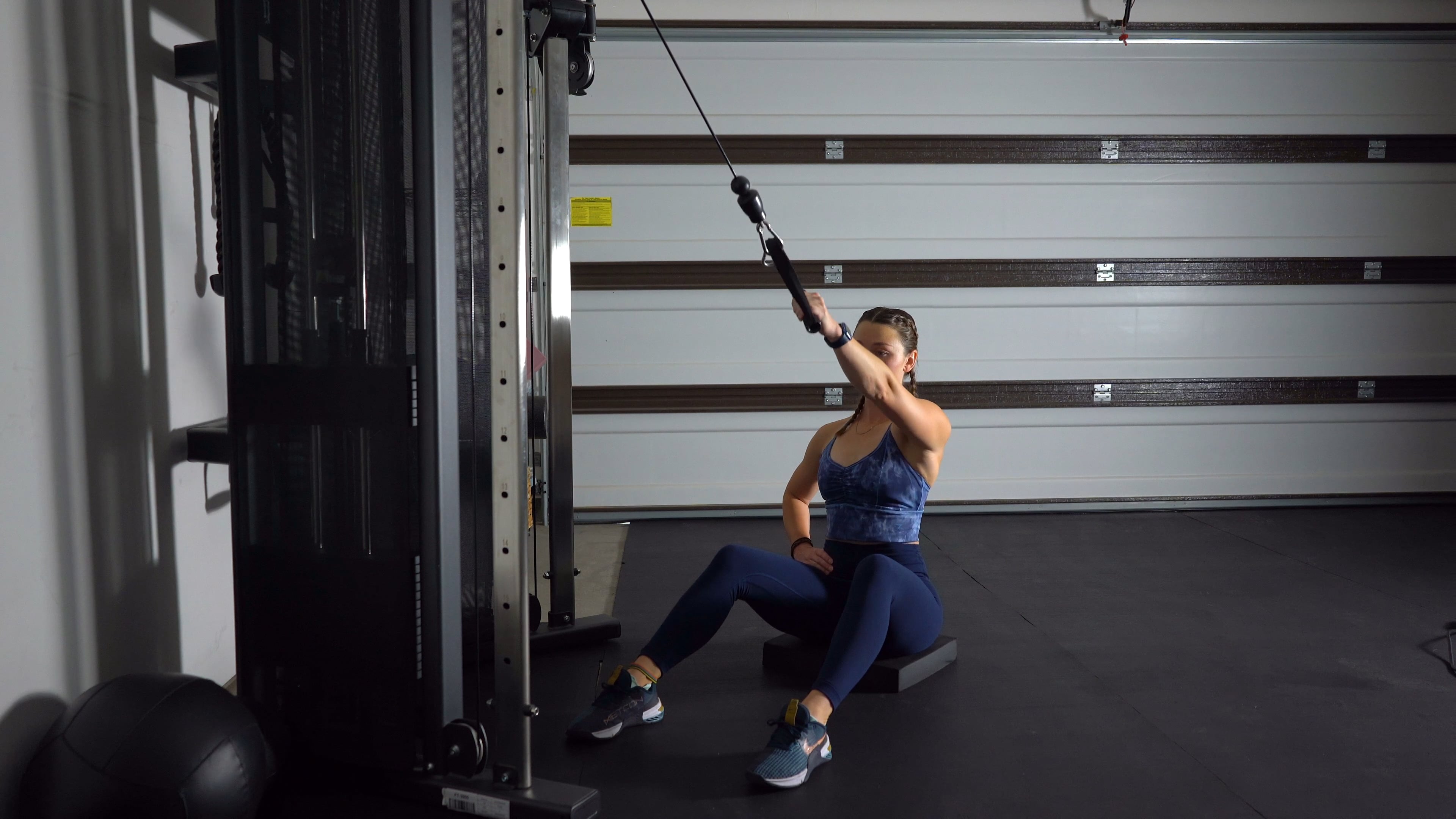 Single Arm Pull Down Cable on Vimeo