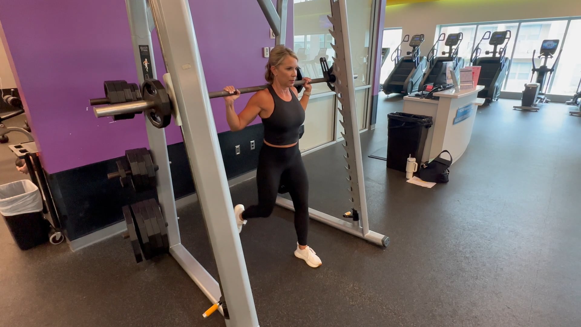 Smith Machine Reverse Lunge on Vimeo