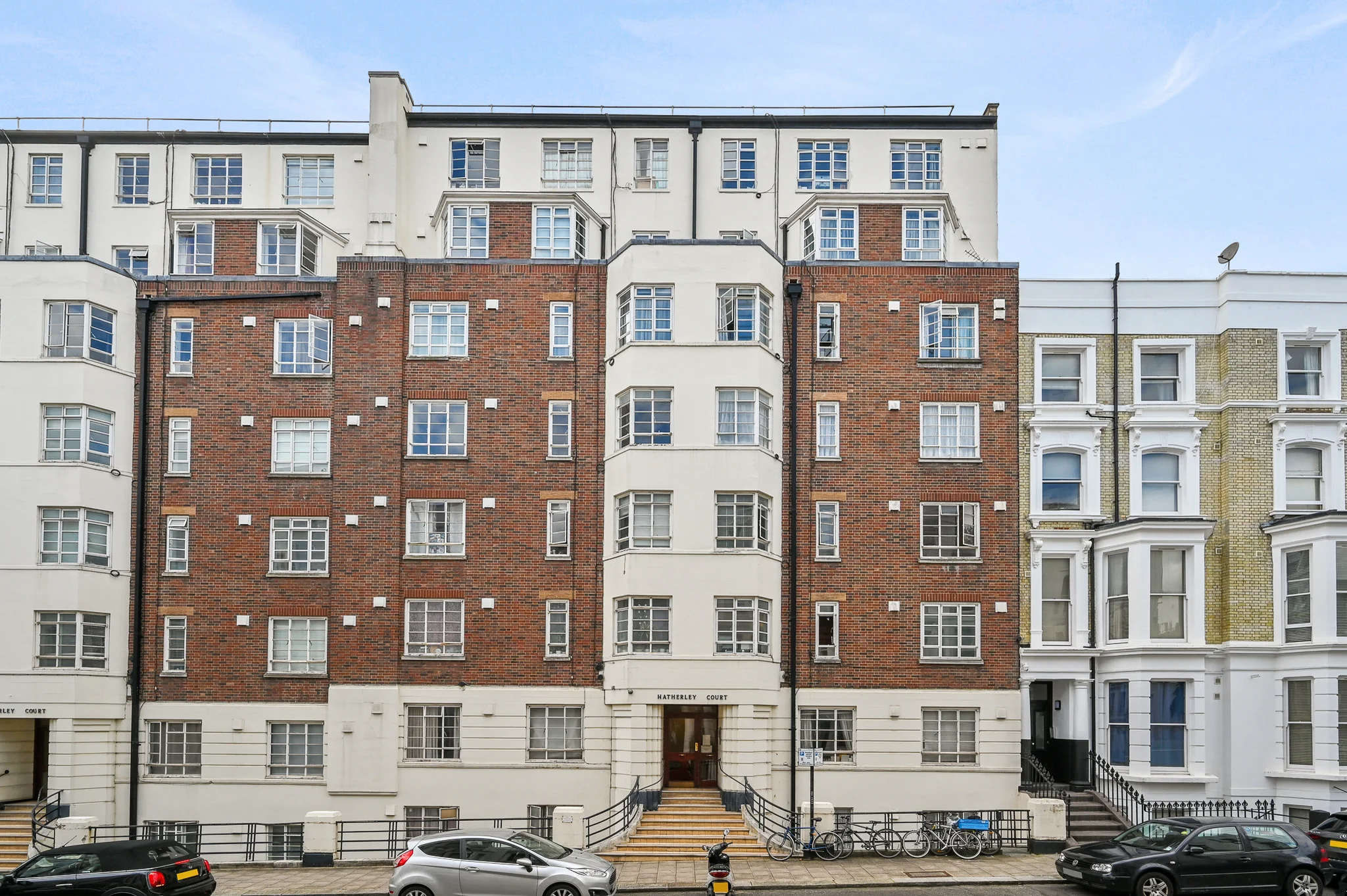 Rainbow Reid - 1 Bed Flat, Hatherley Court