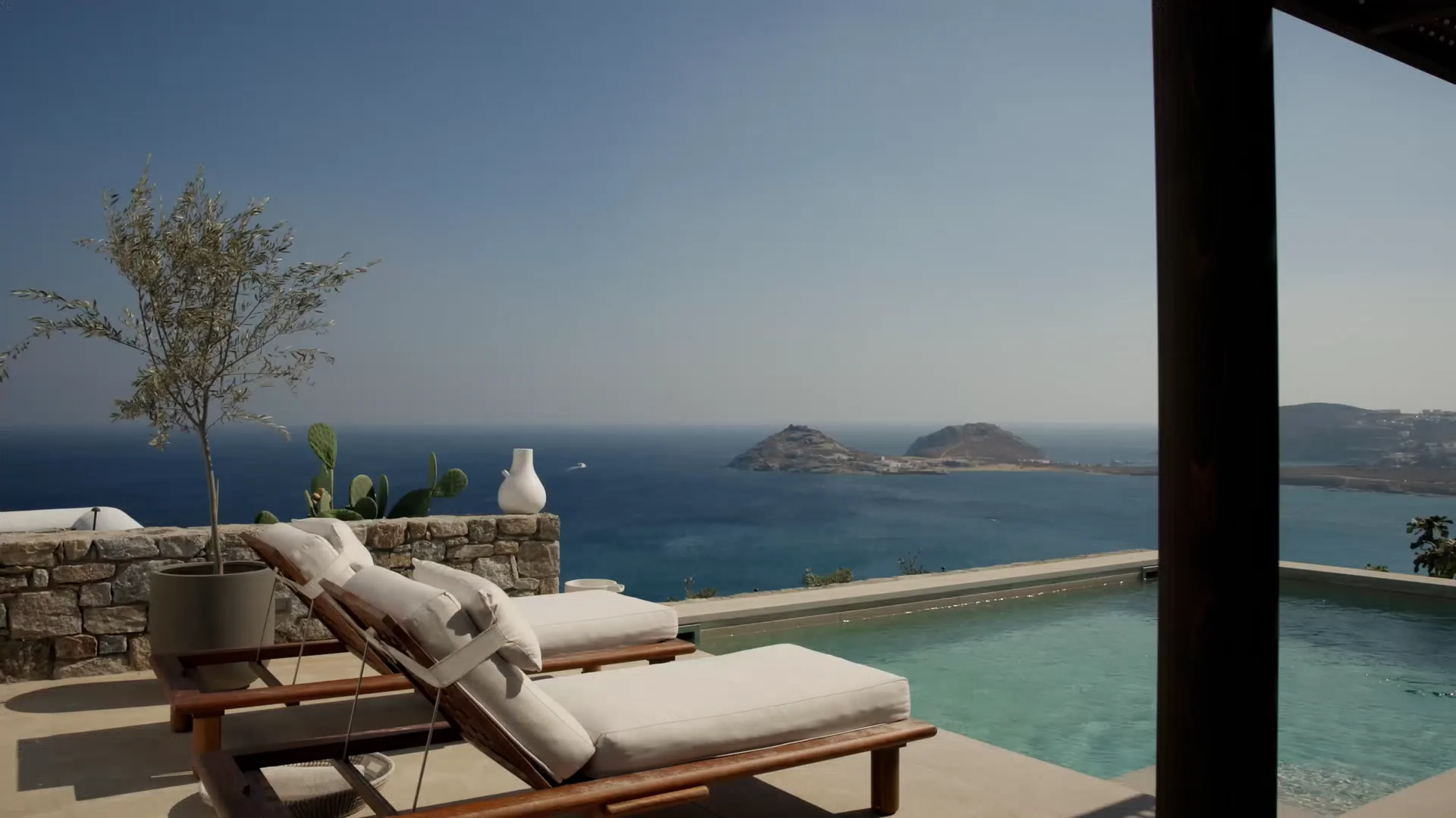Deluxe Pool Suite on Vimeo