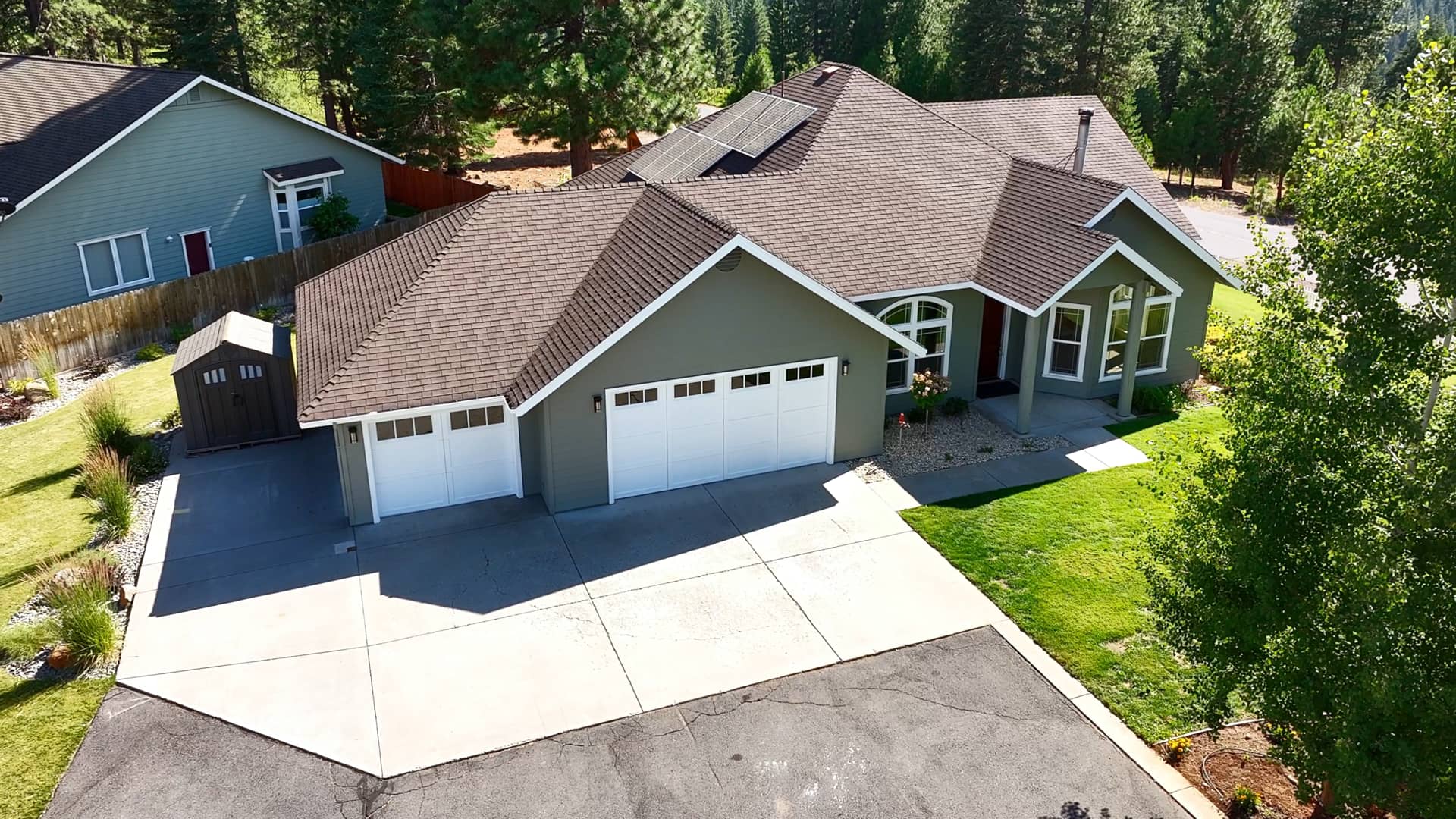 Video Tour at 2 Creekhaven Dr on Vimeo