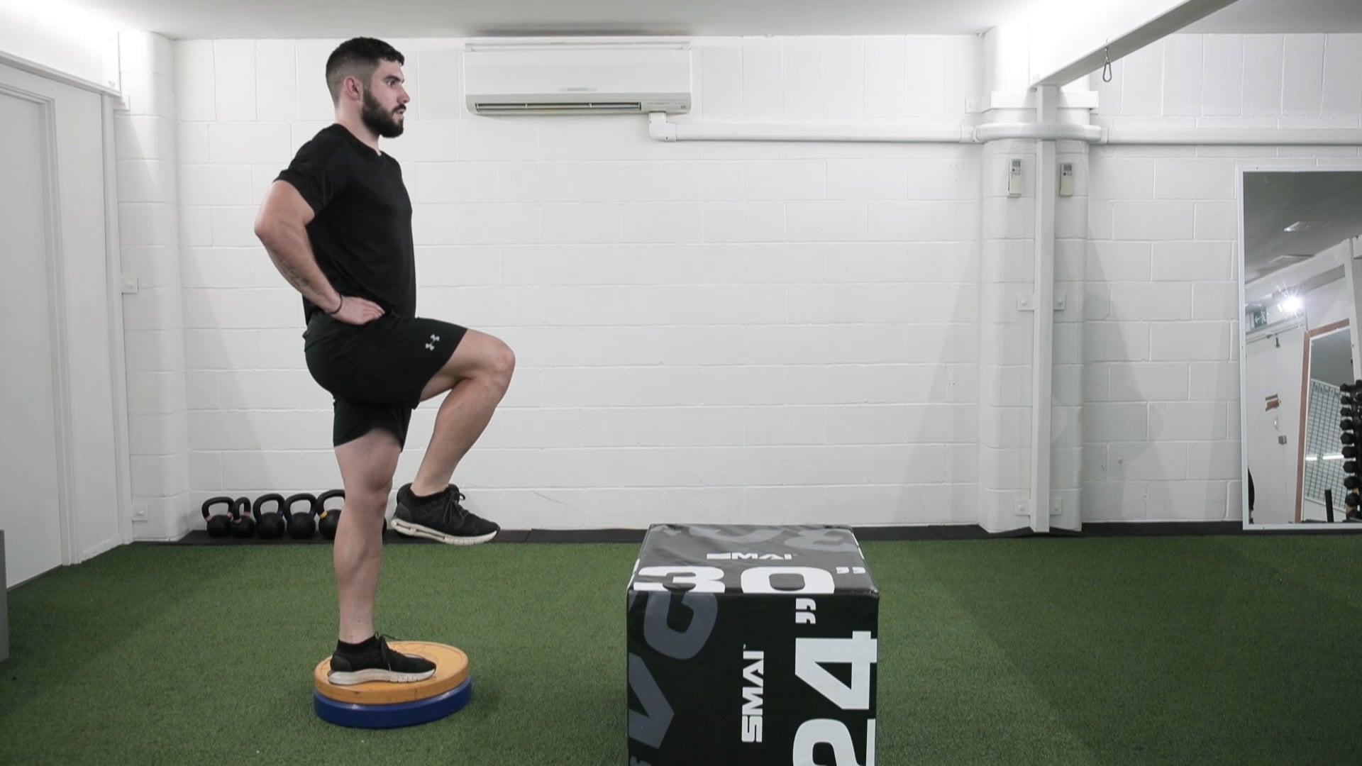 Reactive footwork forward lunge on Vimeo