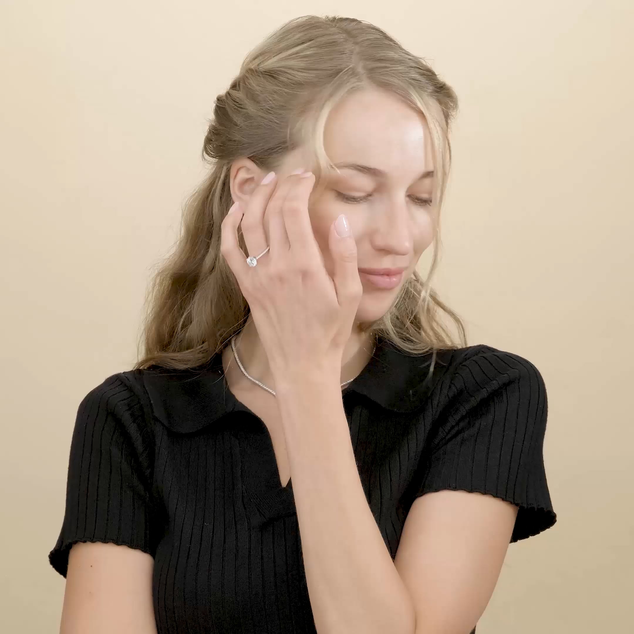 Jewelry Model VIDEO Gif_2 on Vimeo