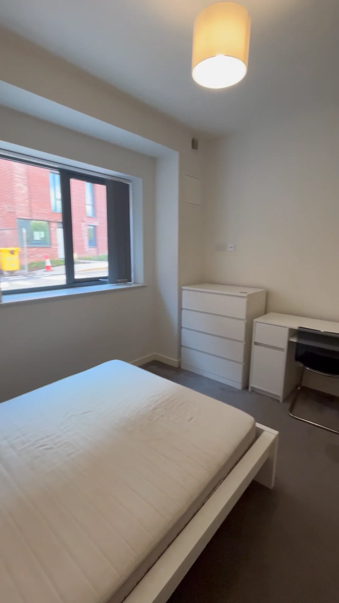 Room 1 in 2, 4, 6 & 8 Well Meadow Drive