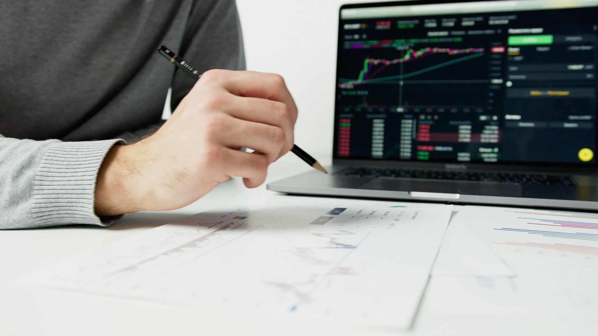 和君管理顧問 HeJun Management Consulting - 財務顧問 加密貨幣, 合法節稅 境外公司