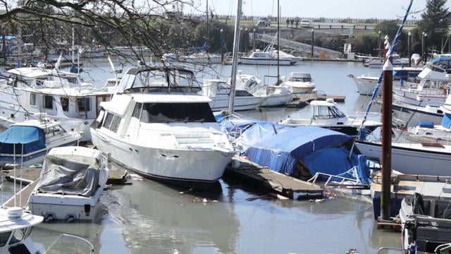 Tsunami hits Brookings Oregon on Vimeo