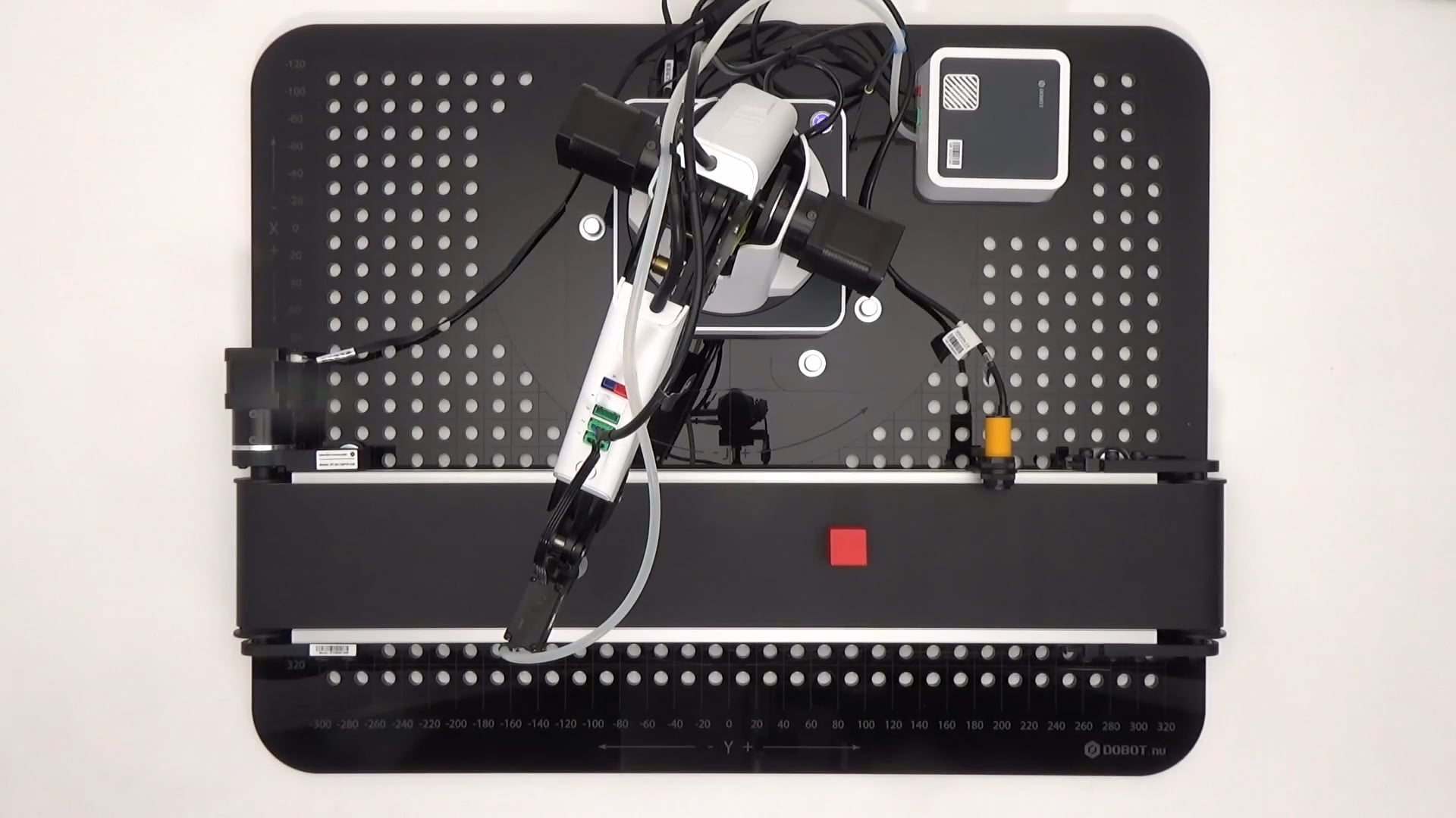 Dobot Magician & Conveyor belt - 04 Start conveyor with IR sensor on Vimeo