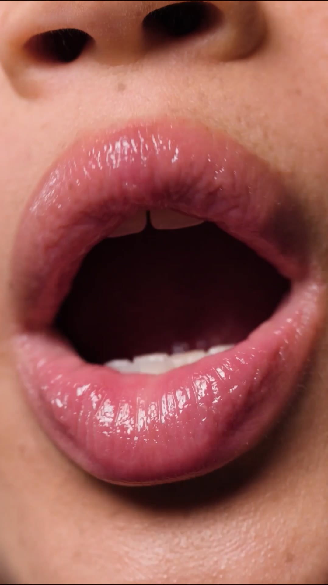 Tripeptide Lip Treatment Tease Videos on Vimeo