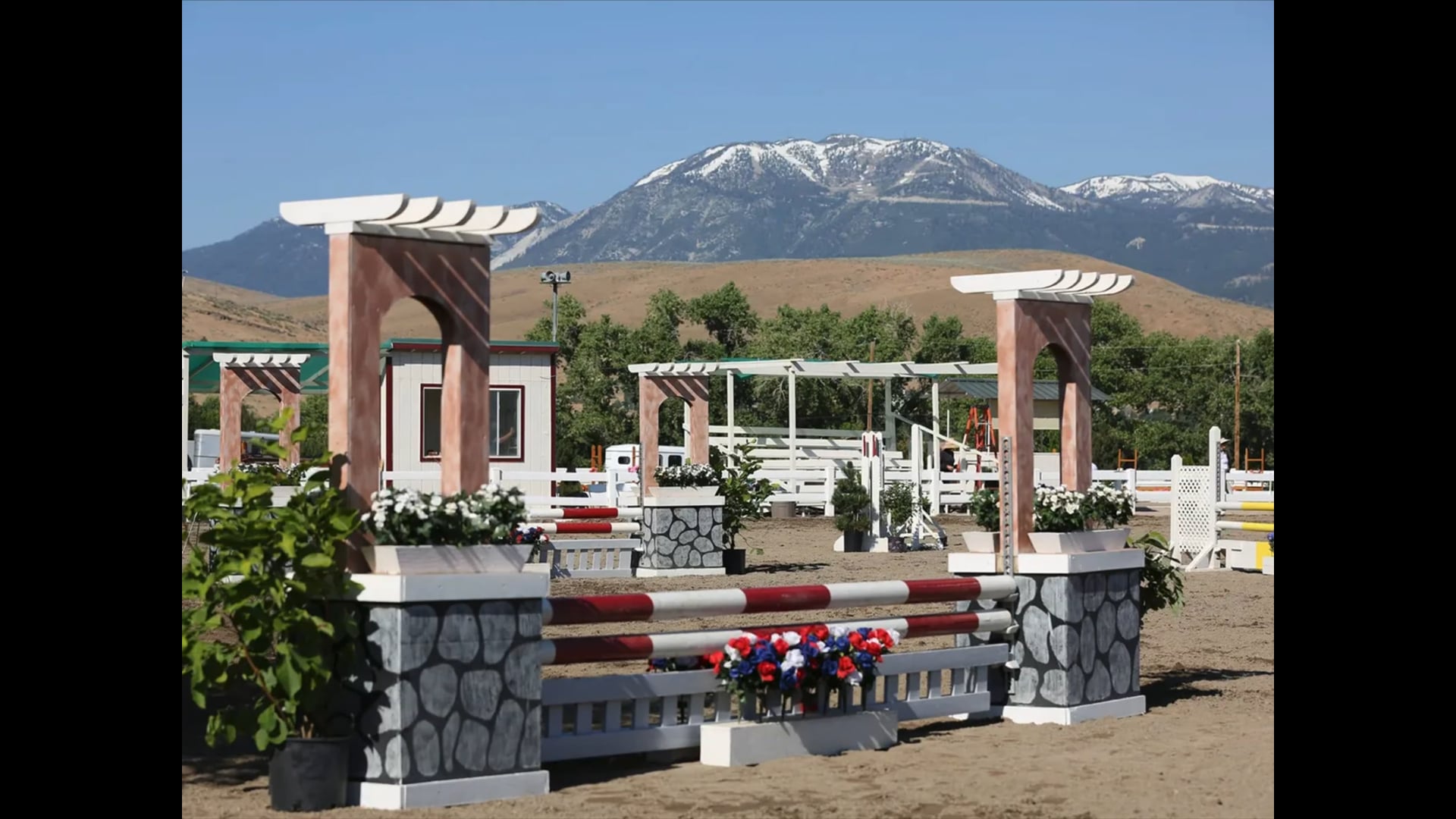 Meadow View Farms - Hunter, Jumper and Equitation Stables