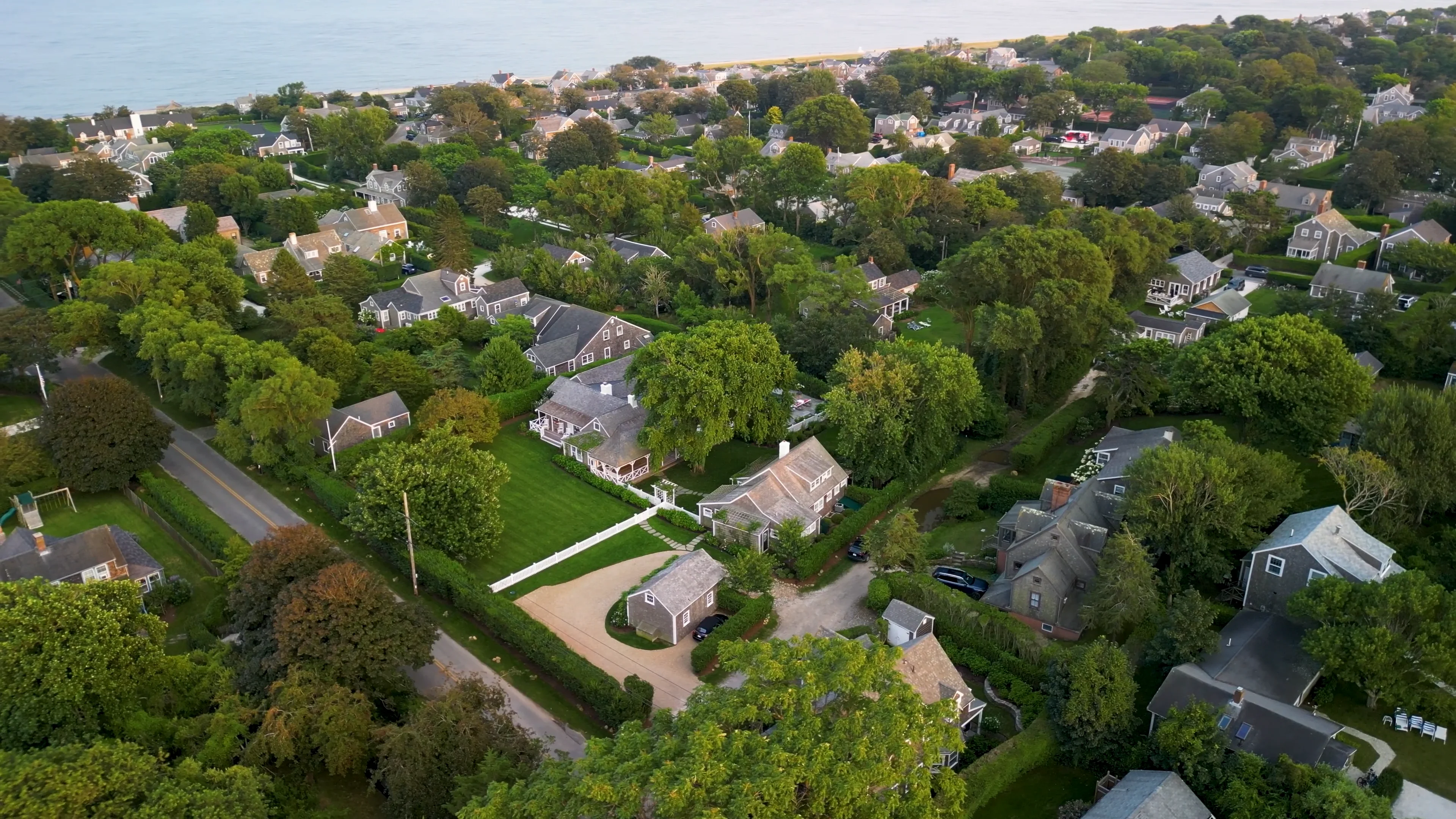 14 & 16 Coffin Street, Sconset on Vimeo
