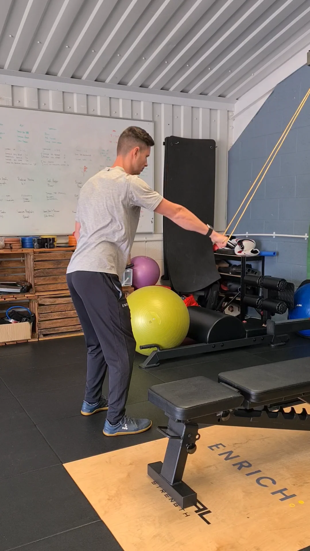 Band Single Arm Pulldown on Vimeo