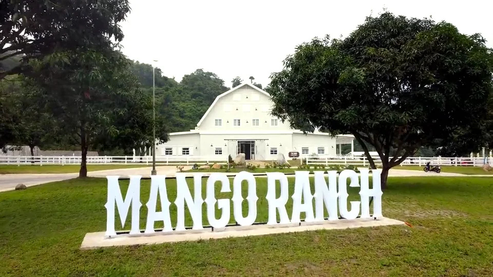 The Barn - Mango Ranch Tour