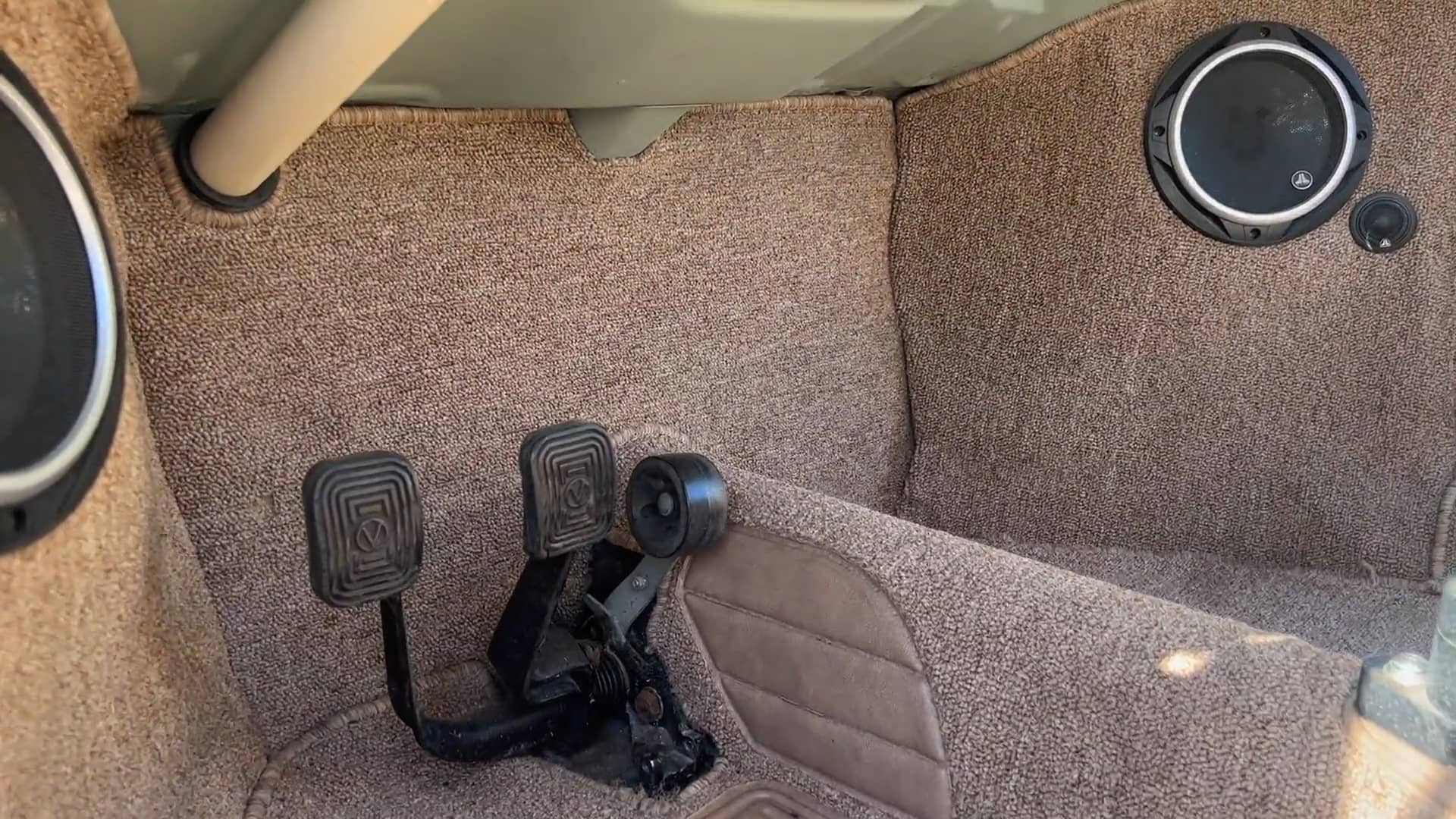 1969 VW Beetle Interior Surfaces on Vimeo