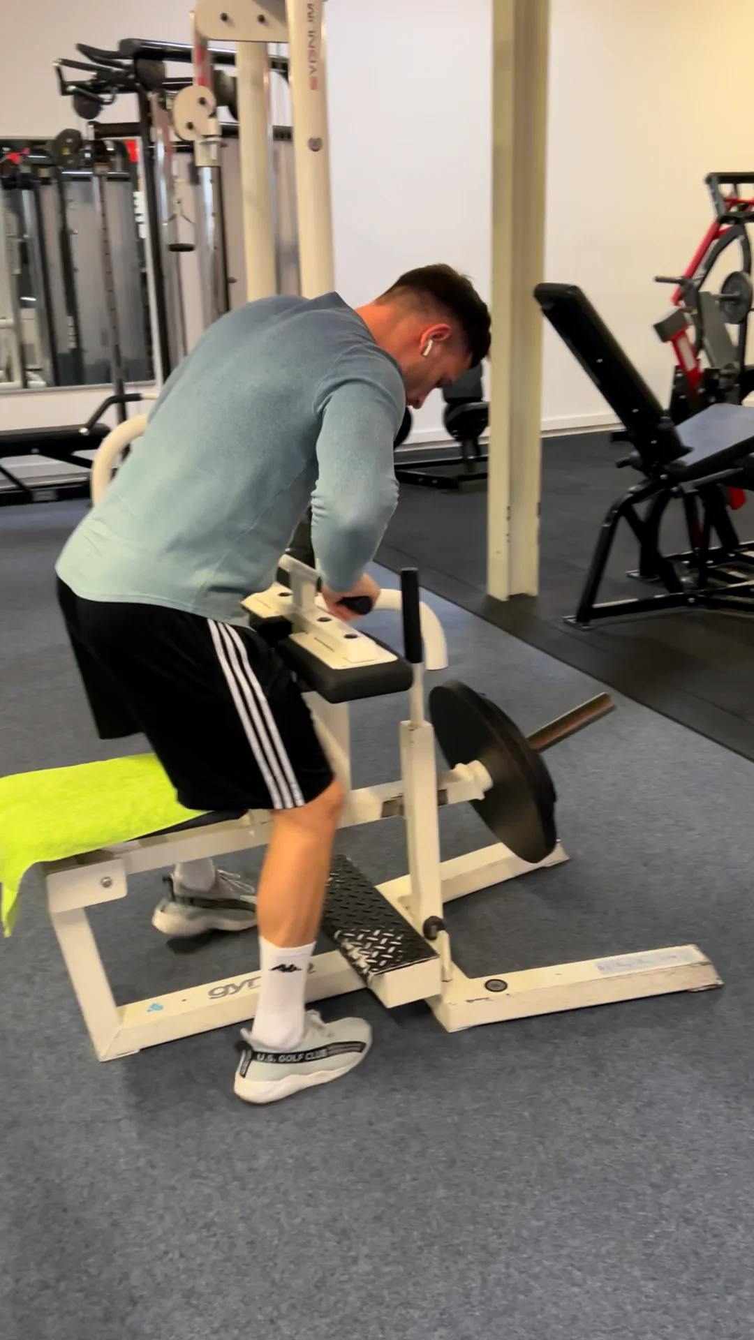 Alternative 1_ Calf Raises Machine Sitting 1 on Vimeo