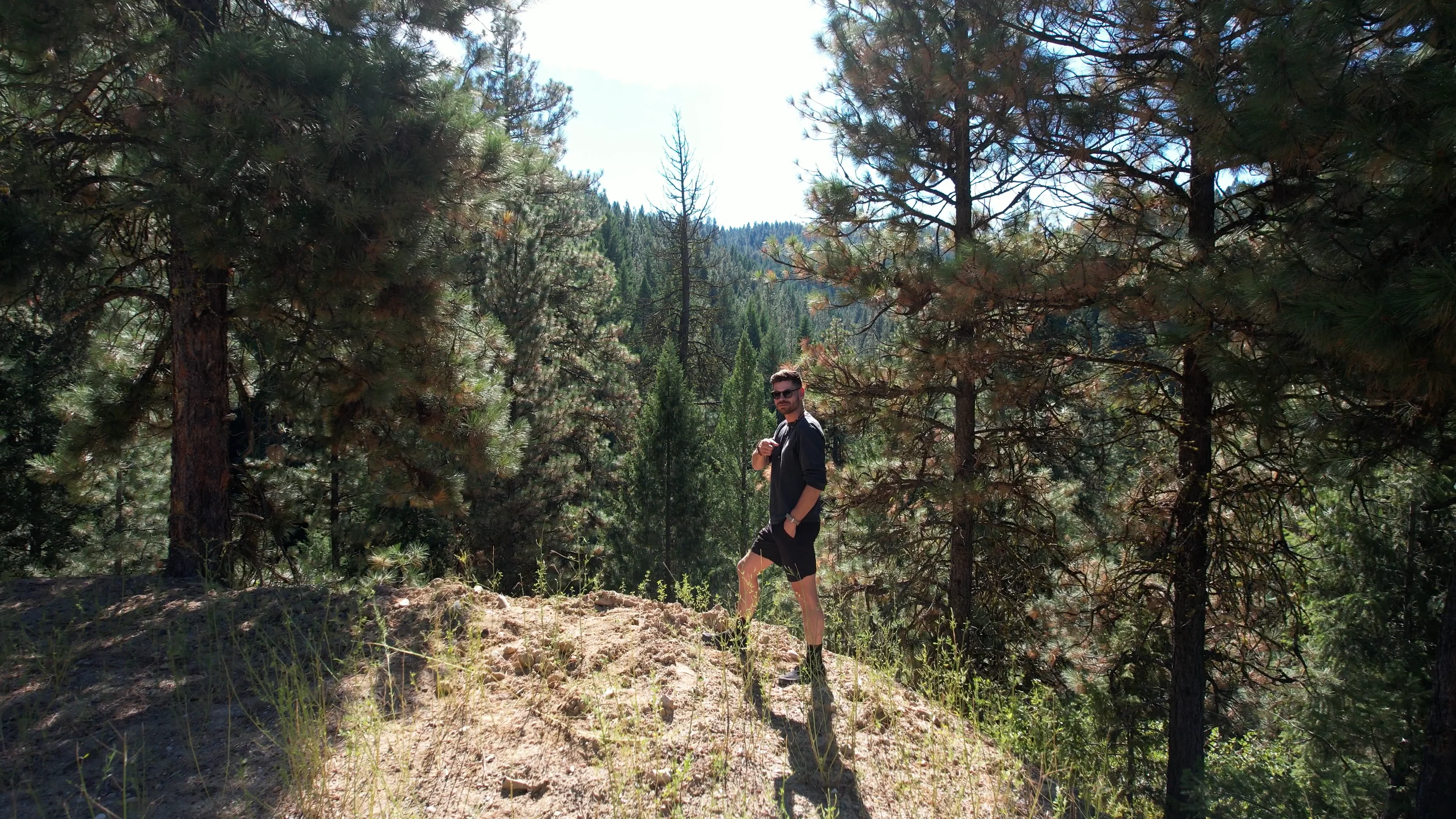 Randy Points the Way! on Vimeo