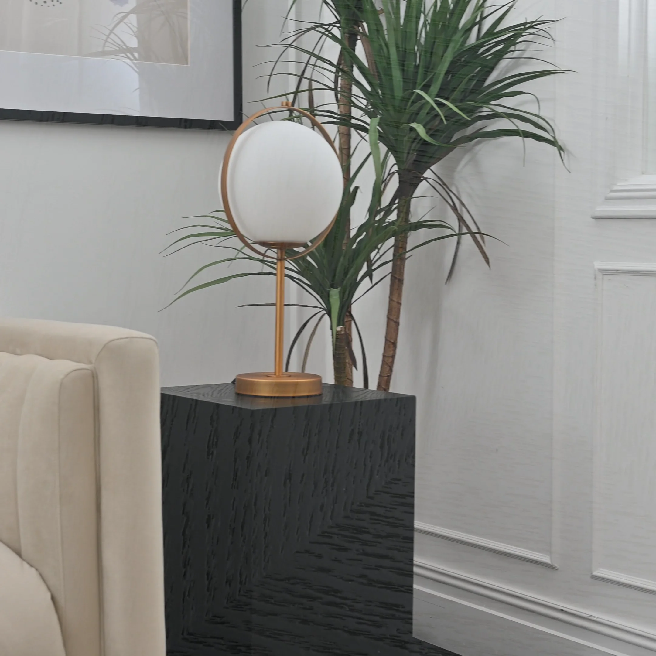 Renato-Side-Table on Vimeo