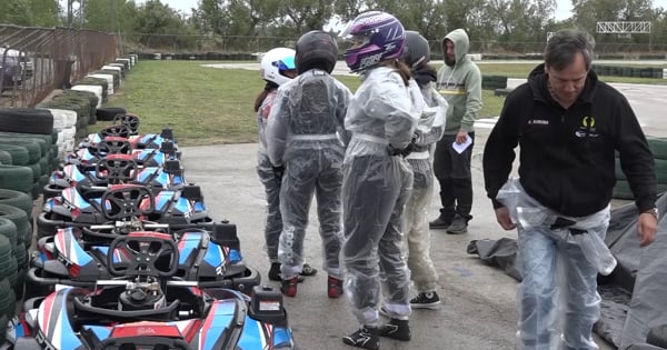 Anna Mañas i Estel Pagès competiran, per primer cop, a un campionat de karts - Canal 10 Empordà