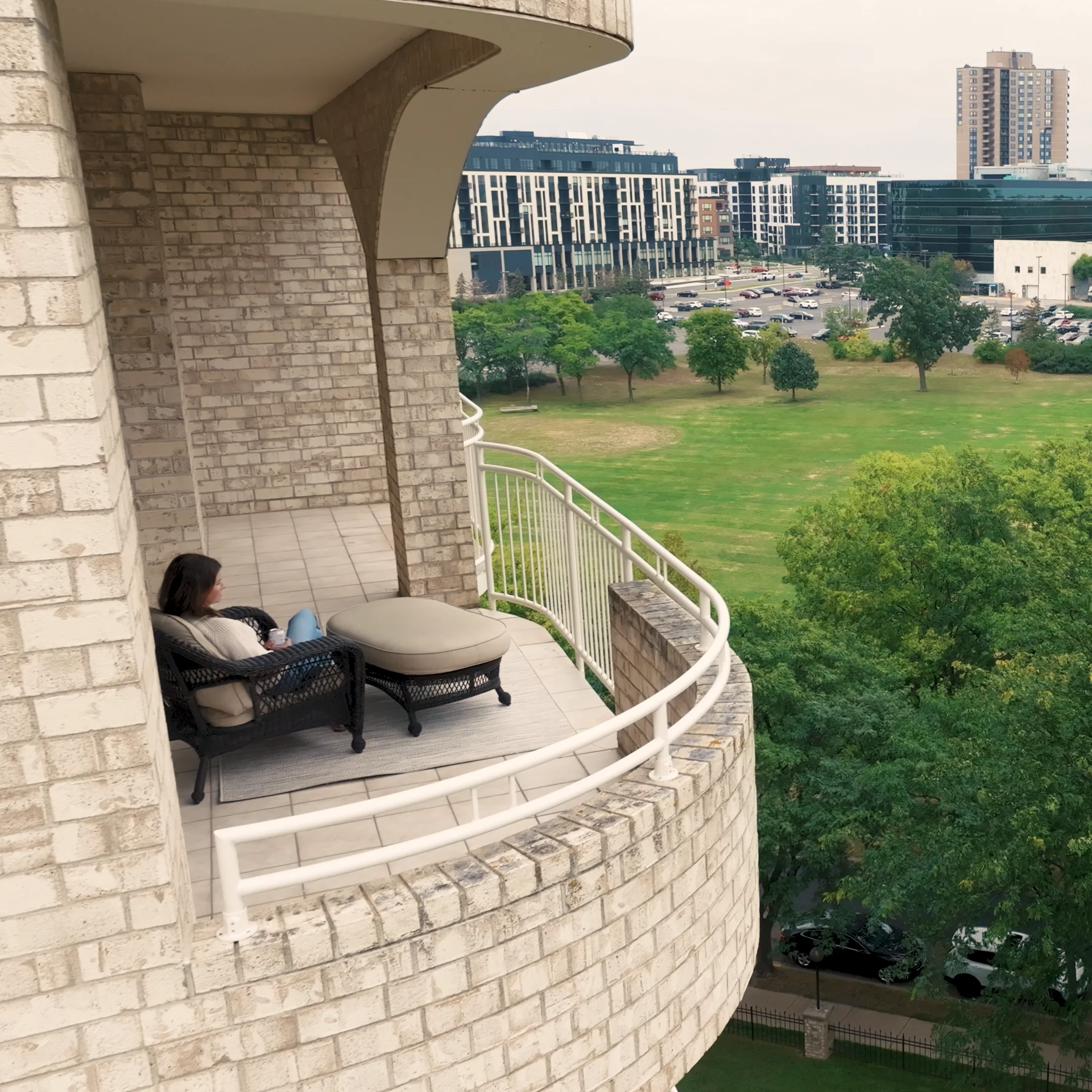 Alex Schack Minneapolis Condo Square on Vimeo