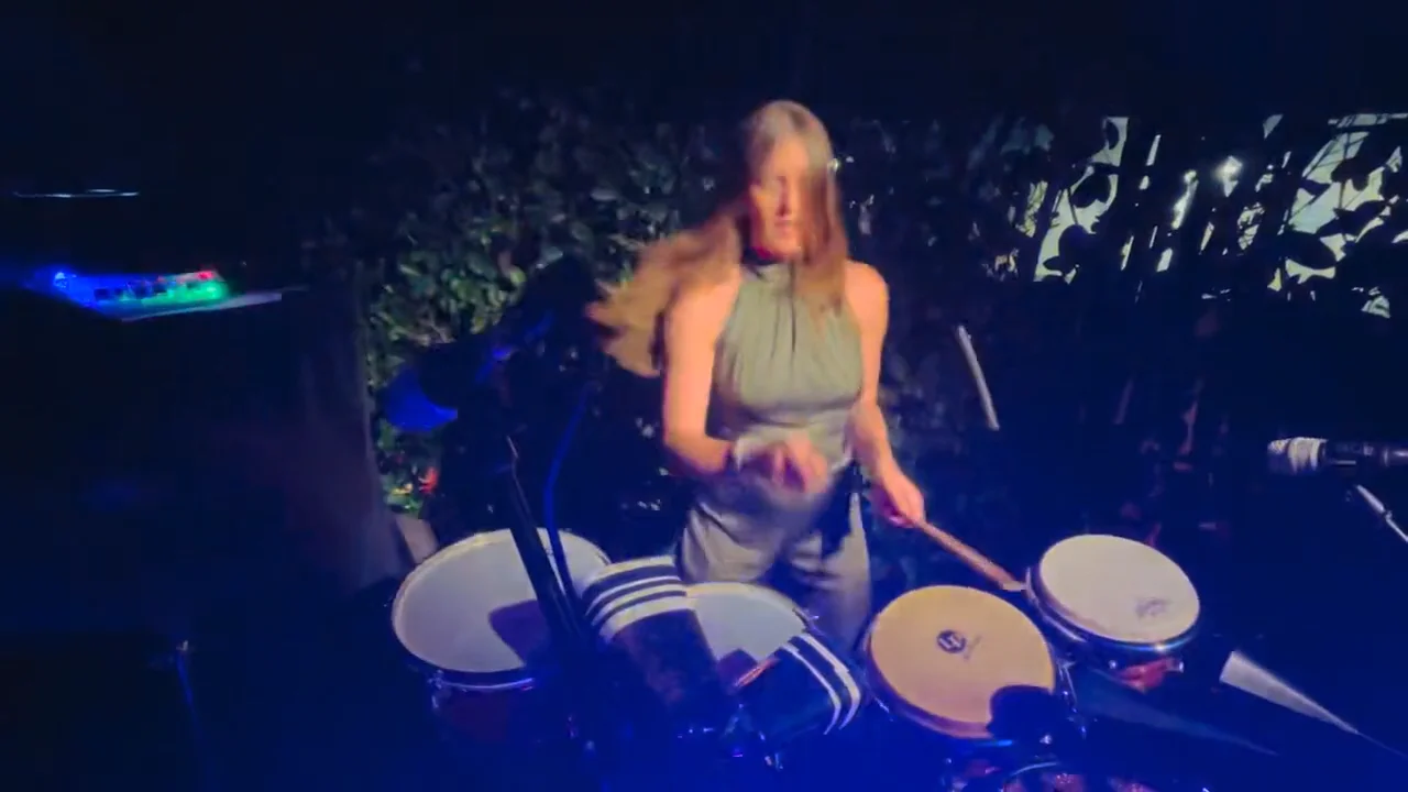 LAURA + DJ LAUREN MAC (LIVE @ DOVER HEIGHTS PRIVATE EVENT) on Vimeo