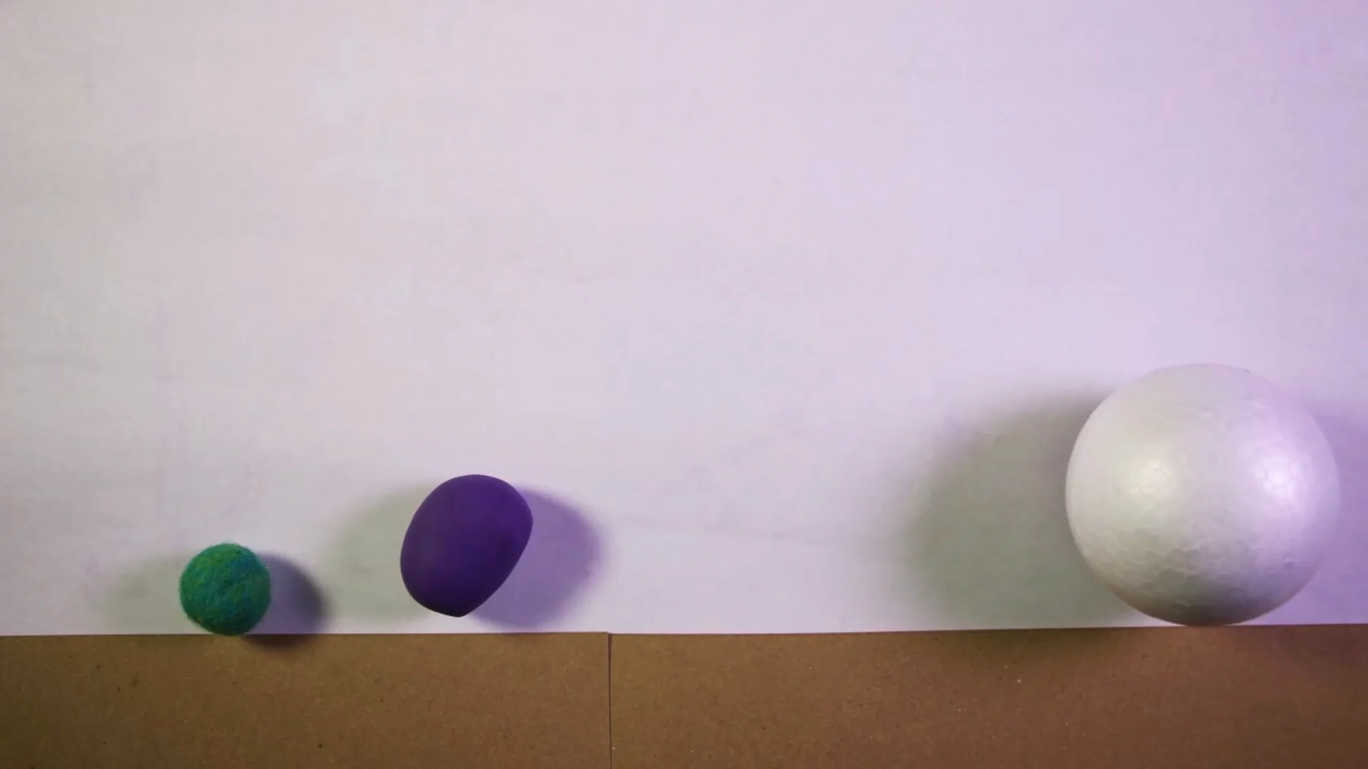 Raven Myers 3 bouncing balls stop-motion on Vimeo