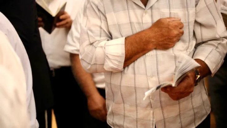 ¿Cuántos golpes nos damos en Kipur en el Viduy? ¿Para qué tanto? on Vimeo