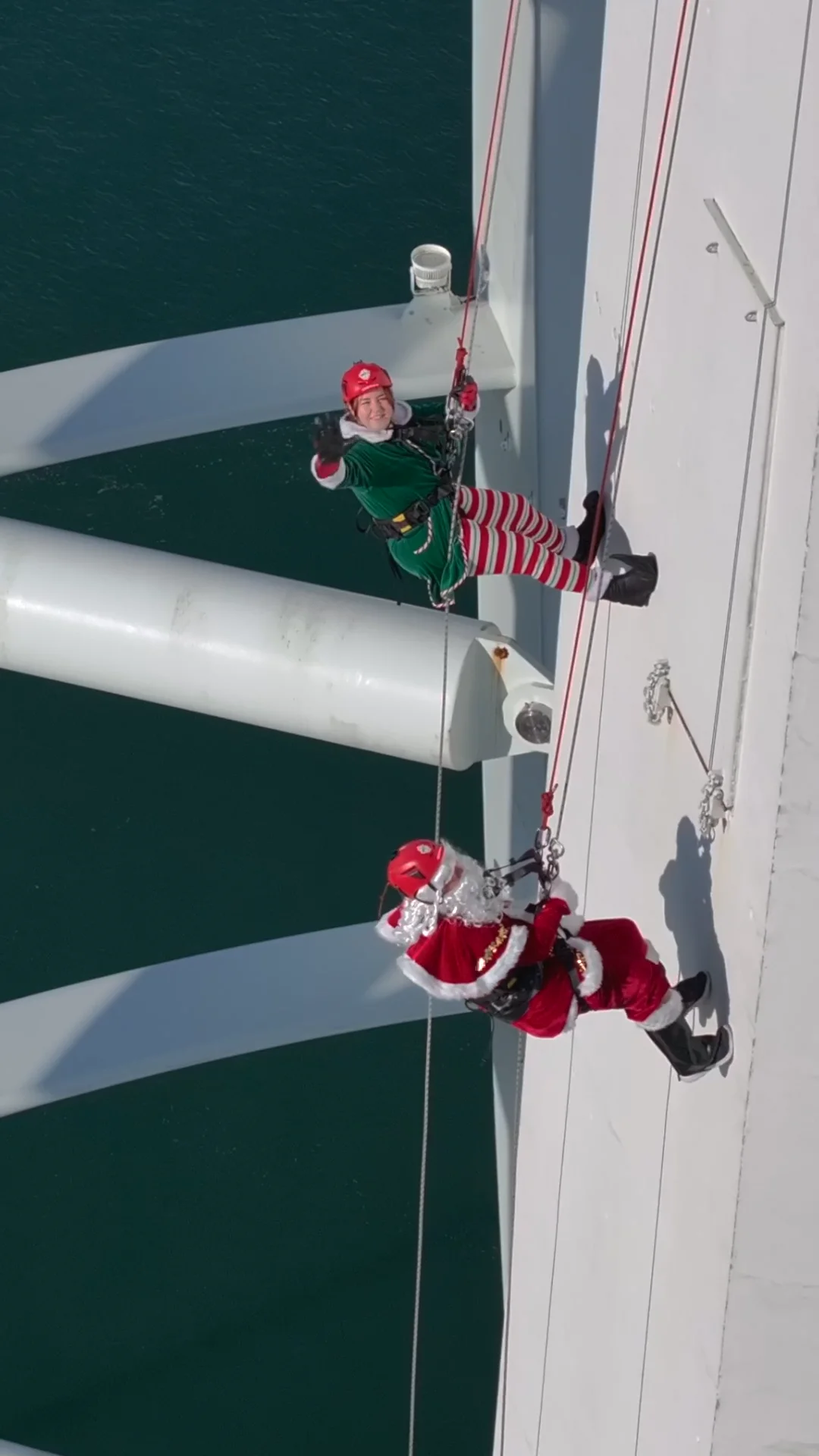 Santa and Elf Abseil Version 3 on Vimeo