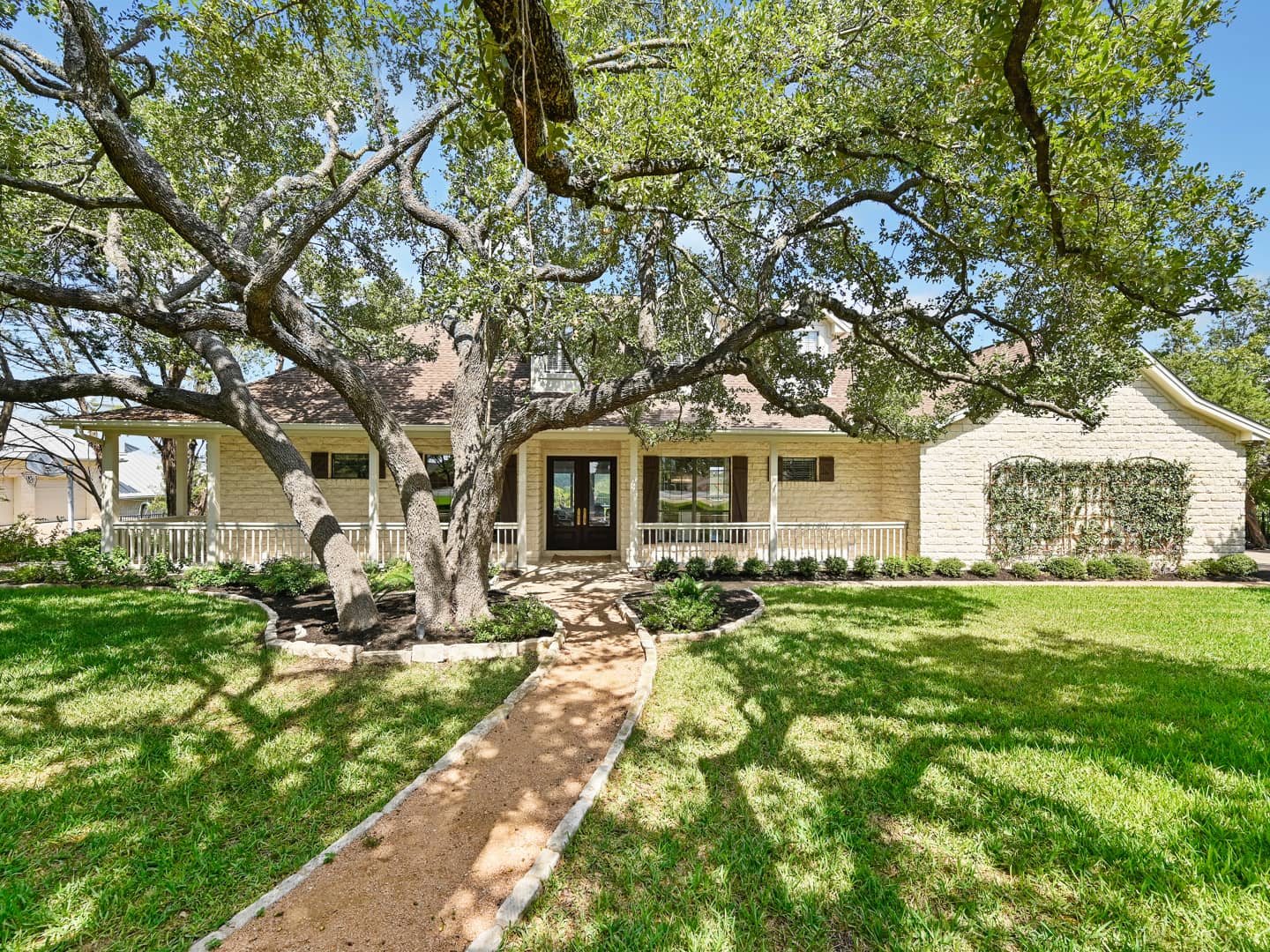 9004 Bell Mountain Dr on Vimeo