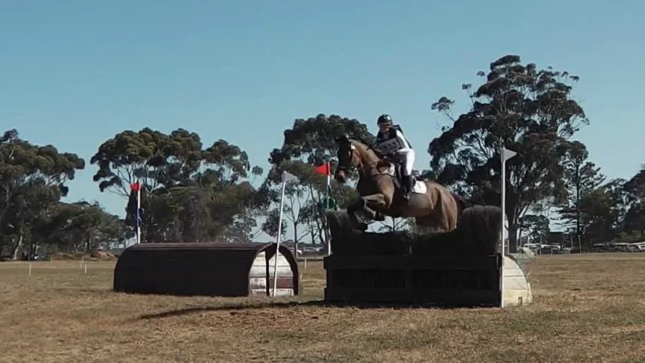 Beth Collins riding Kando 322 Grade 2 Werribee Pony Club Horse Trials ...