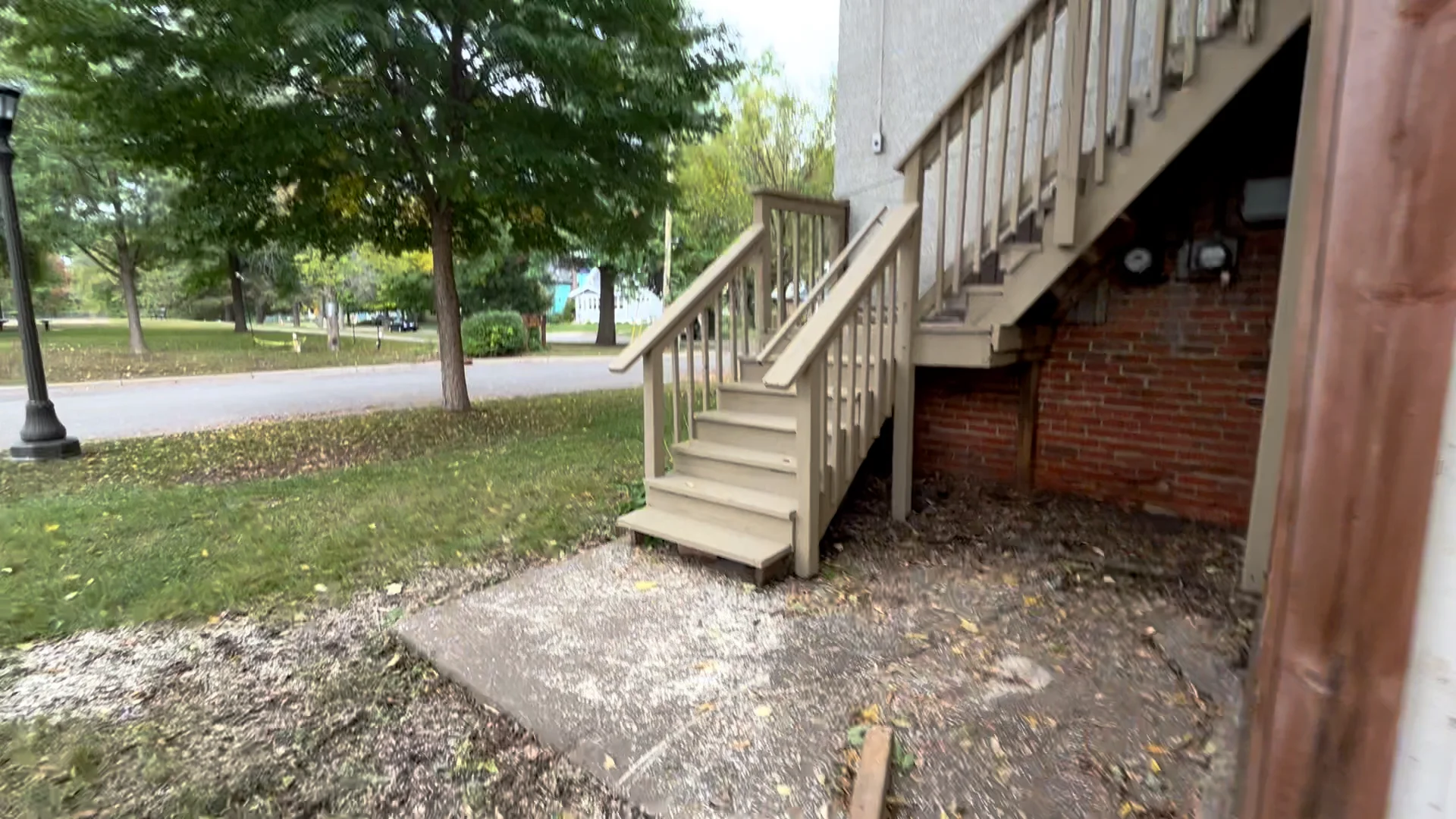 1039 Victoria back basement entrance on Vimeo